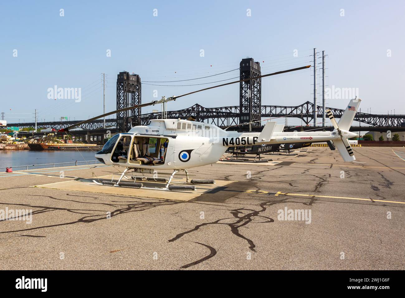 Bell 206 long ranger hi-res stock photography and images - Alamy
