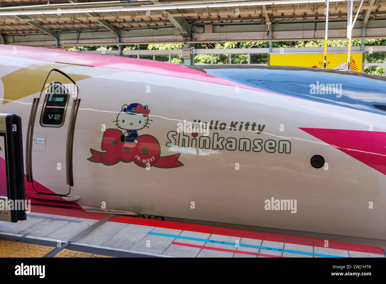 Shinkansen Hello Kitty Train Type 500 High Speed Train Of Japan Rail Jr