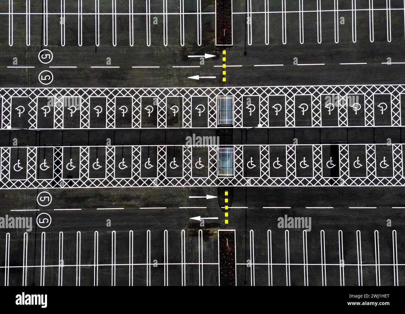 Parking disabled bays hi-res stock photography and images - Alamy