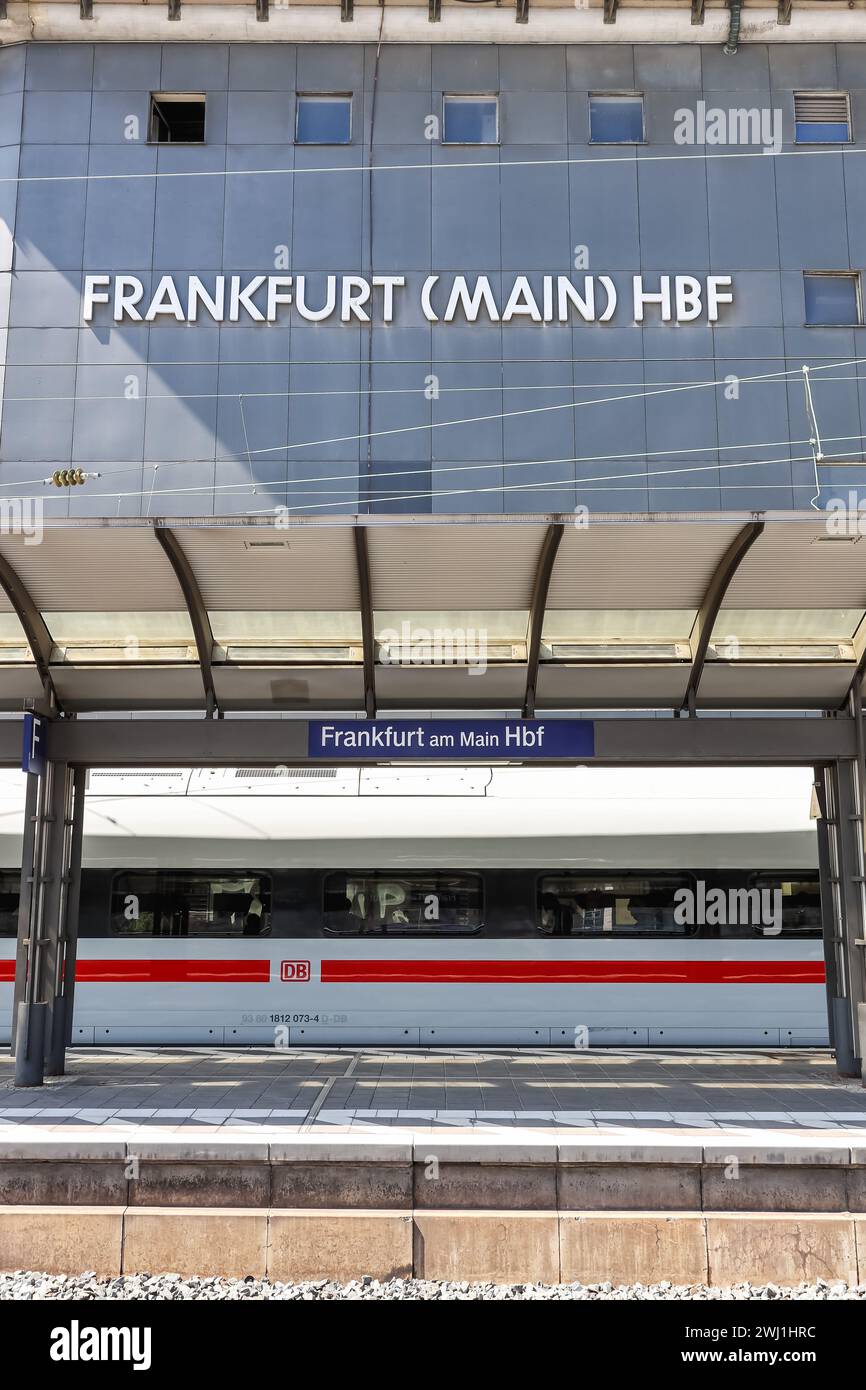 ICE high-speed train of DB Deutsche Bahn at Frankfurt Central Station ...