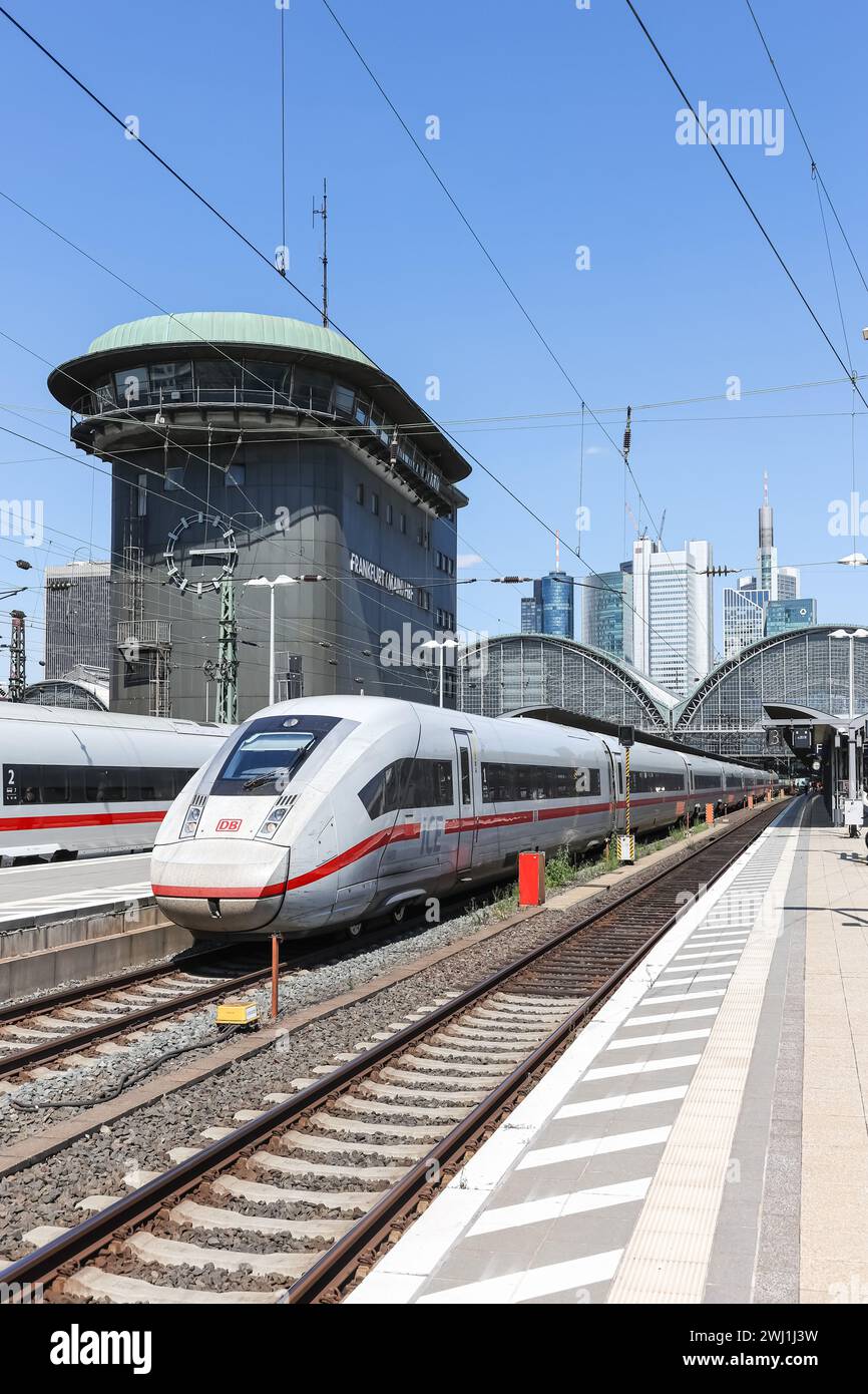 ICE high-speed train of DB Deutsche Bahn at Frankfurt Central Station ...