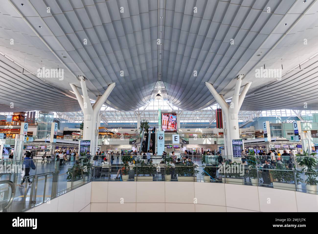 Haneda airport terminal 3 hi-res stock photography and images - Alamy