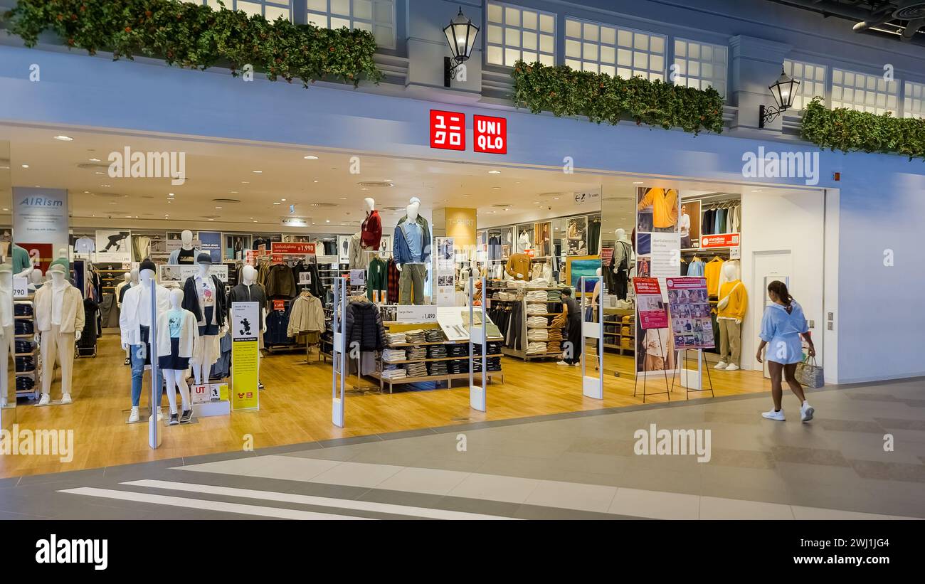 Shopping mall Terminal 21, Uniqlo sign in front of shopping store Stock Photo - Alamy