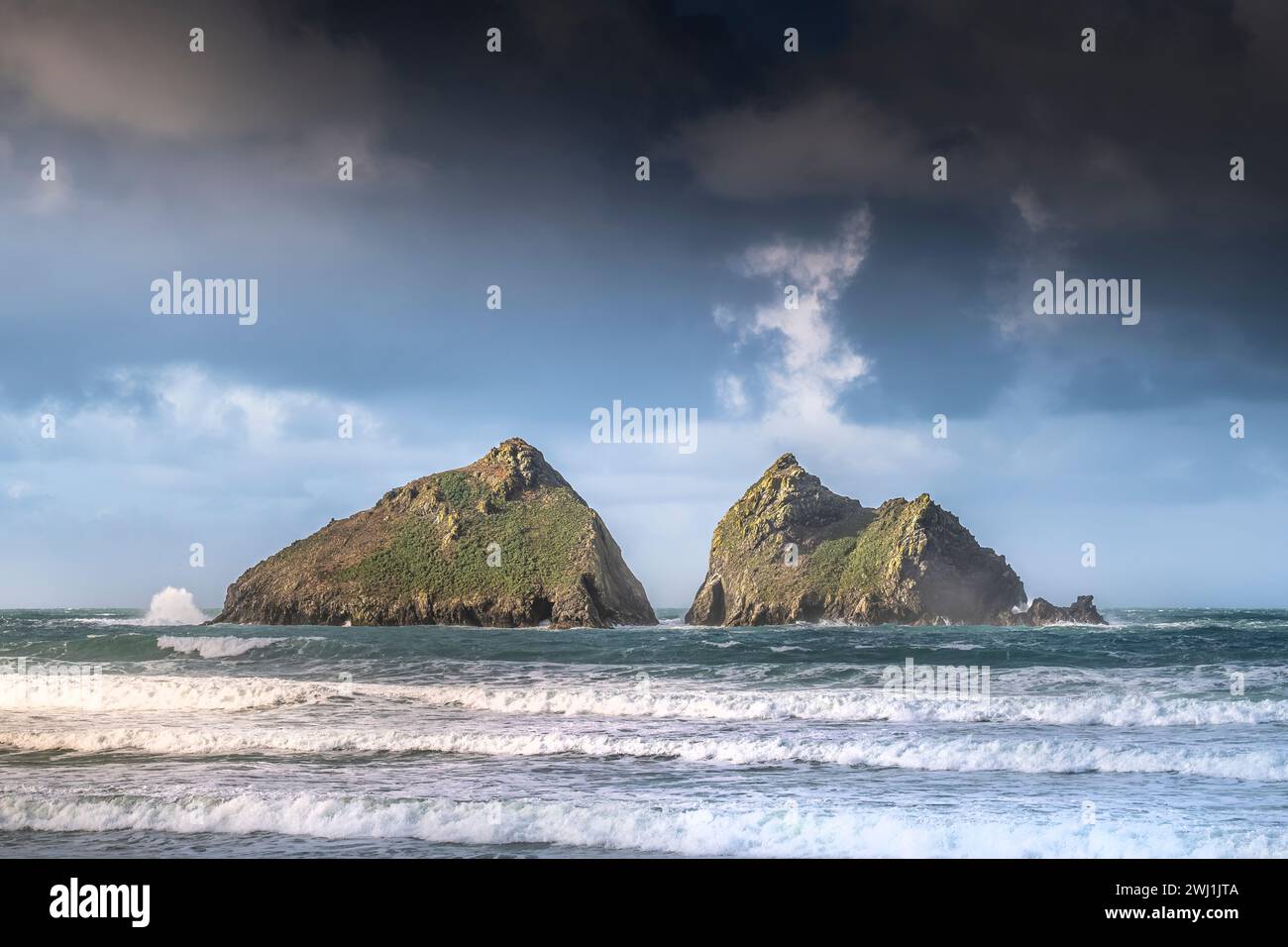 The iconic Carters Rocks Gull Rocks in Holywell Bay in Newquay in ...