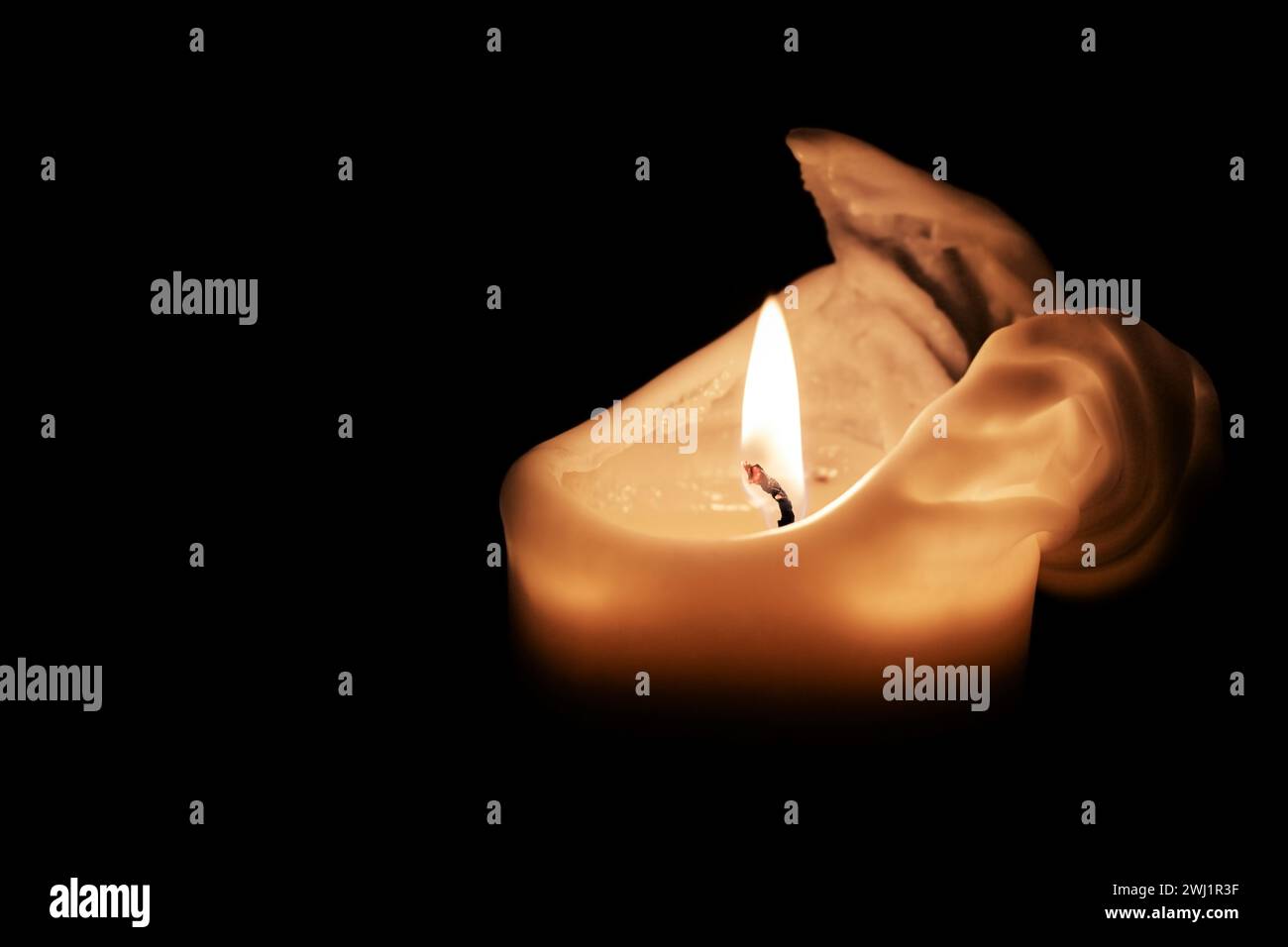 White candle flame hi-res stock photography and images - Alamy