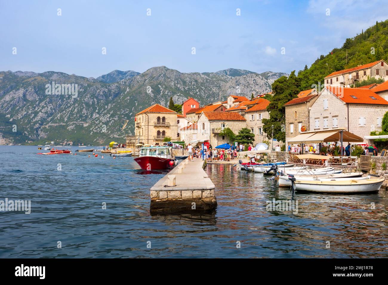 Panorama tourist cruise boats hi-res stock photography and images - Alamy