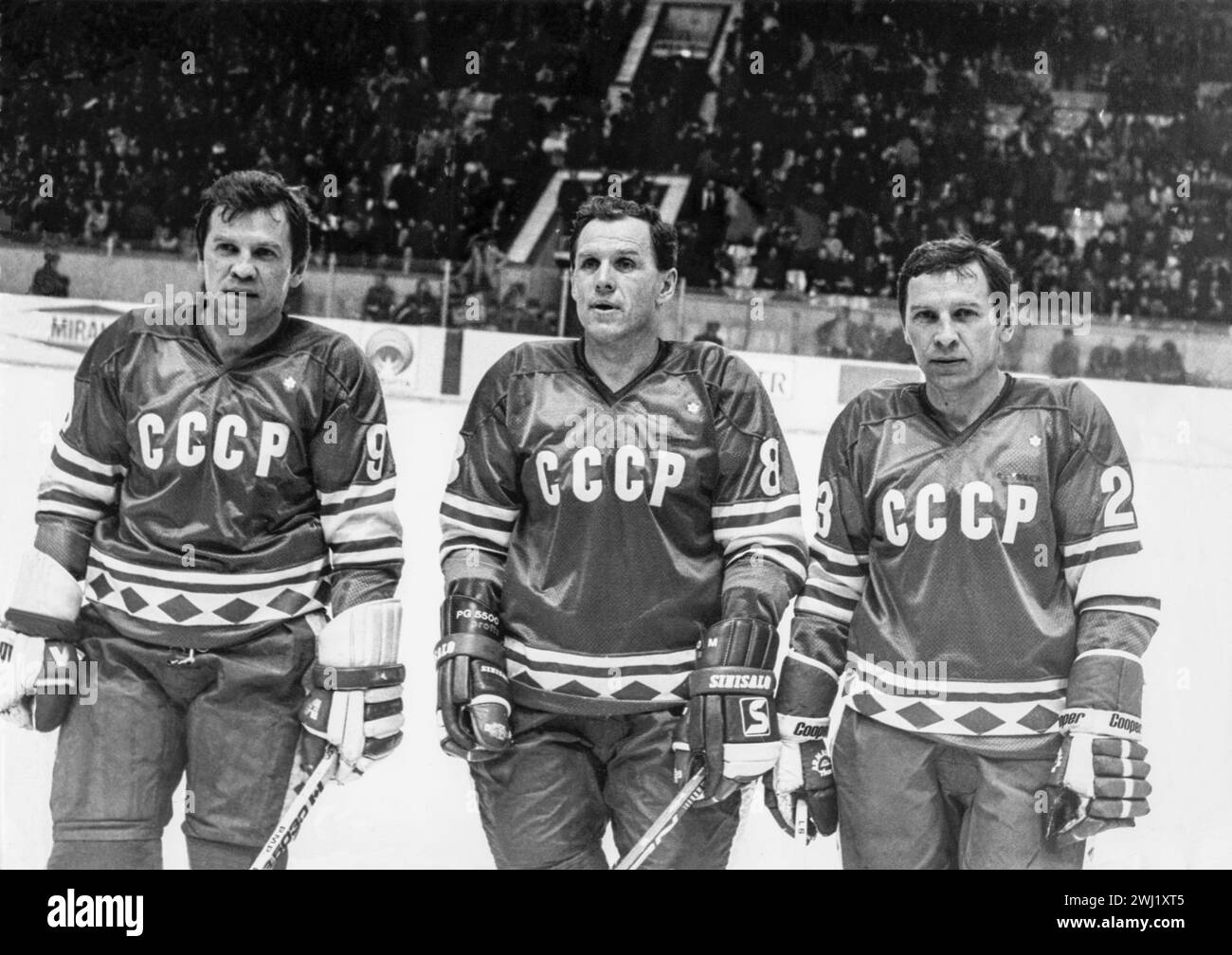 Veteran ice hockey players Black and White Stock Photos & Images - Alamy