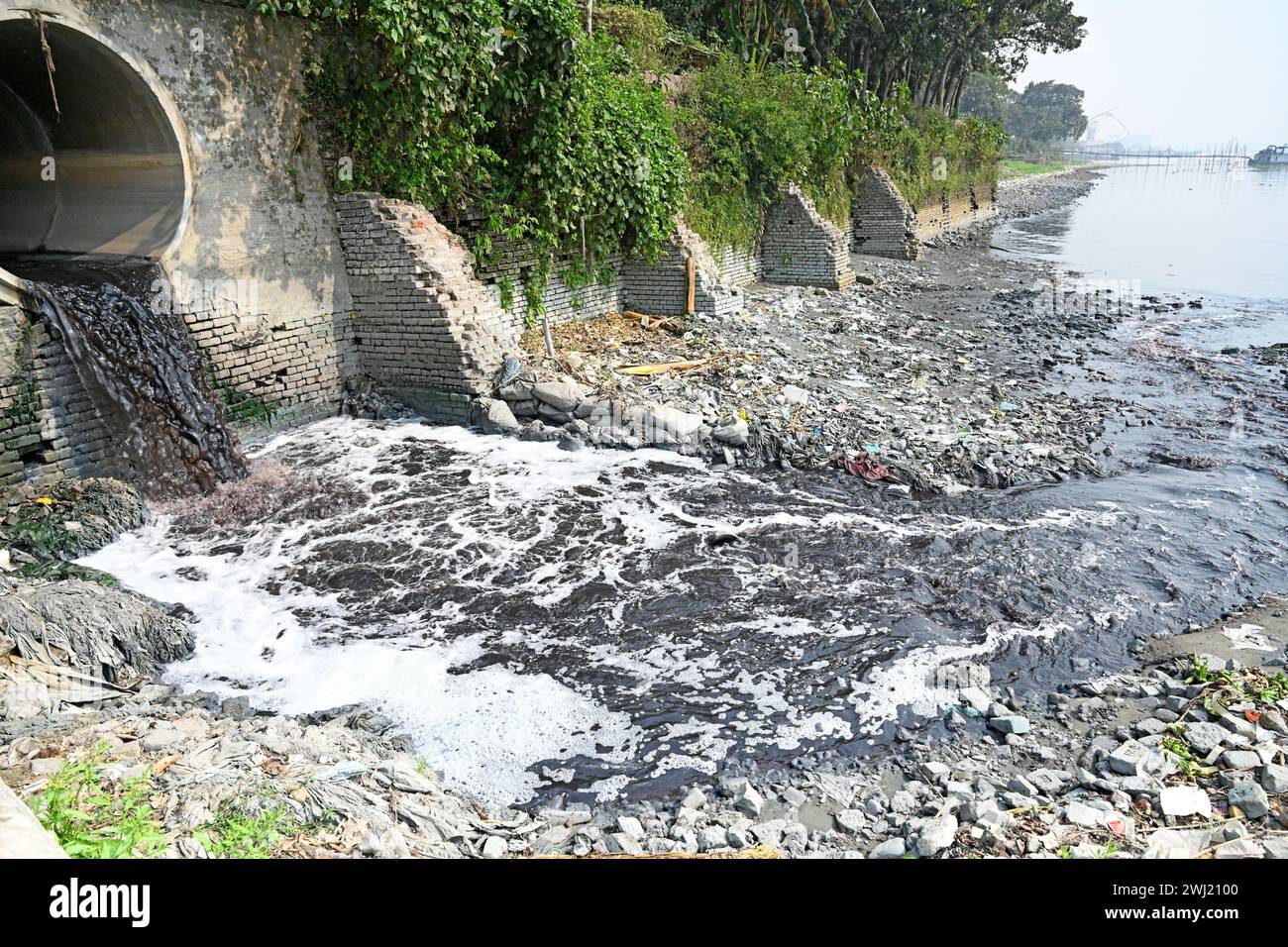 Industrial effluents water has been released by Textile Industries at ...