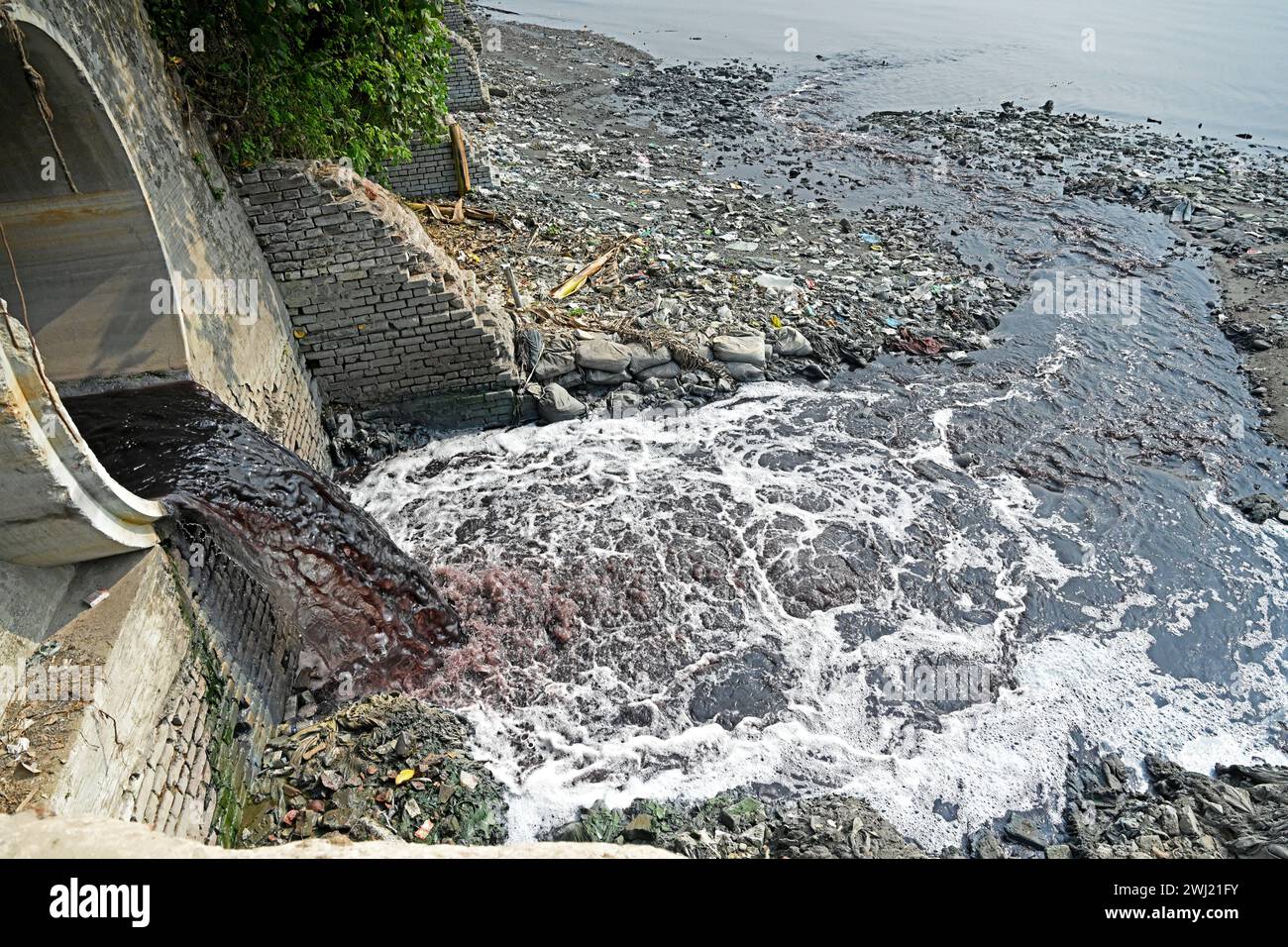 Industrial effluents water has been released by Textile Industries at ...