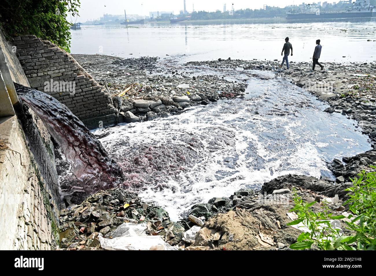 Industrial effluents water has been released by Textile Industries at ...