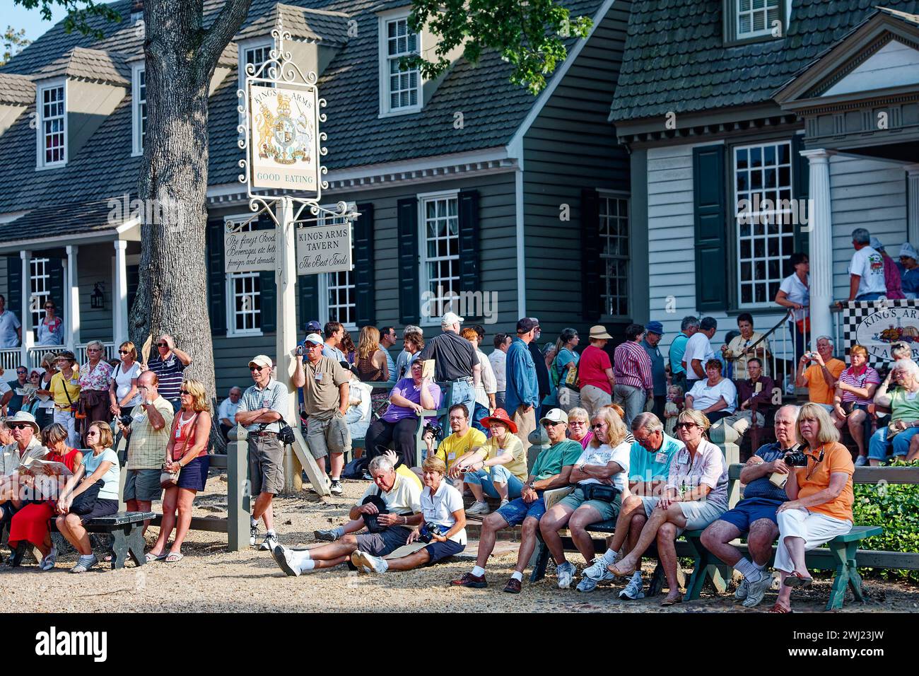 street scene, colonial buildings, Kings Arms Tavern, people, tourists ...