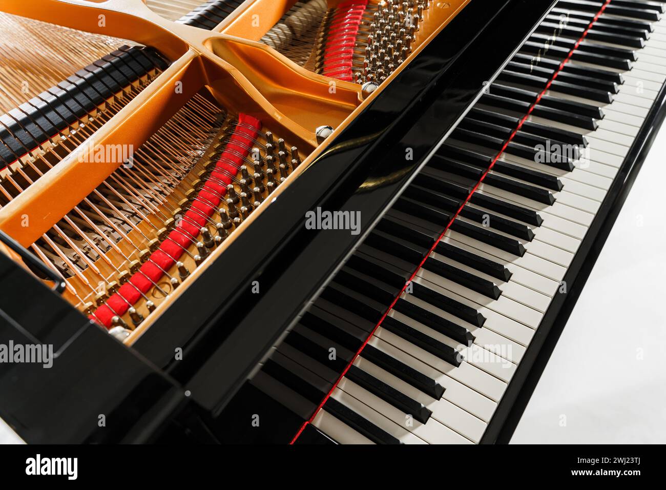 Piano hammers lid hi-res stock photography and images - Alamy
