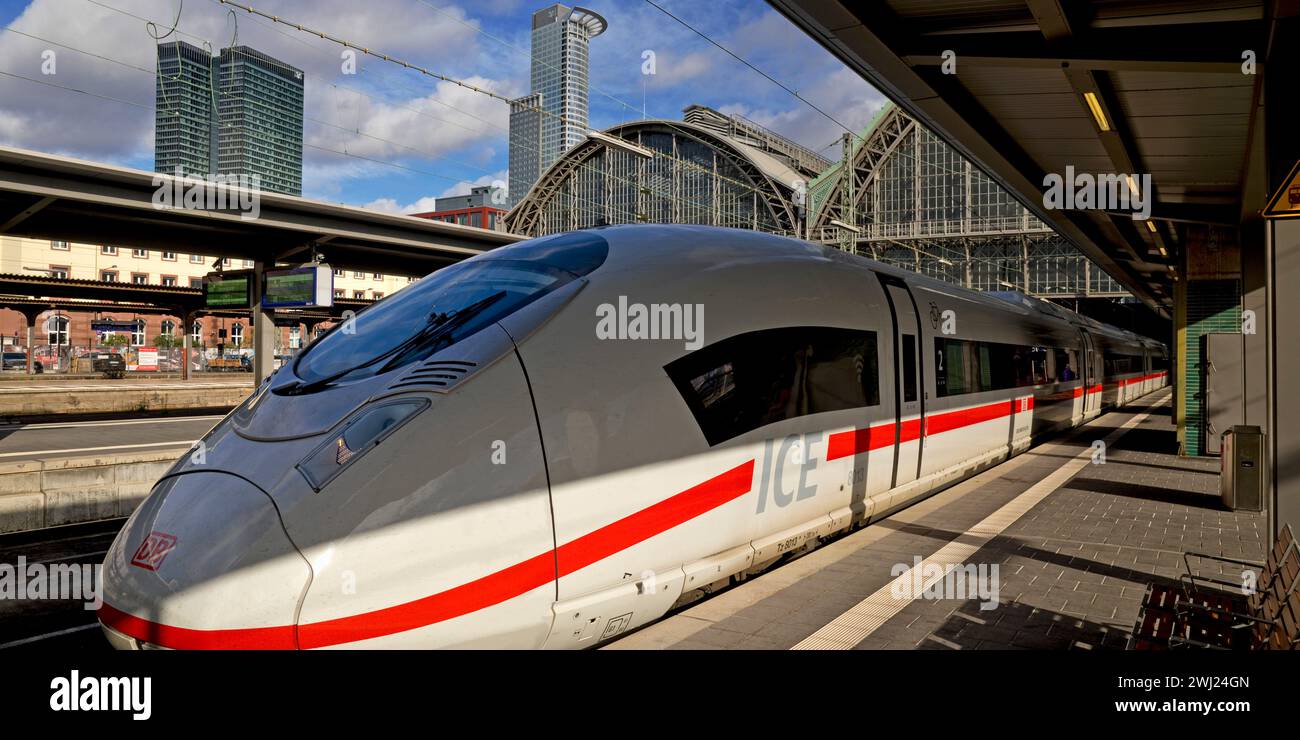 Intercity ICE at Frankfurt Central Station with DZ Bank, Frankfurt am ...