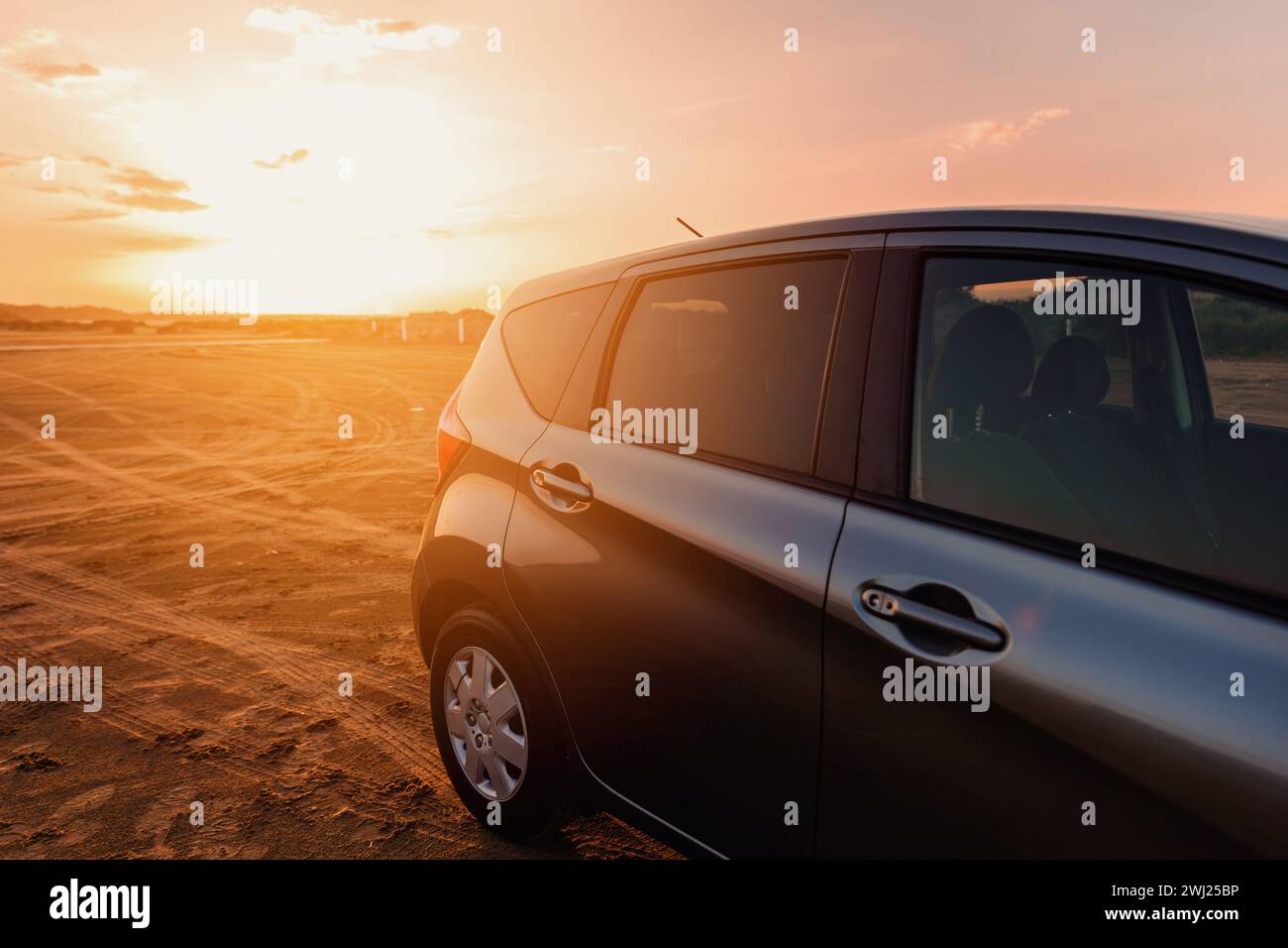 Off roading beach hi-res stock photography and images - Alamy
