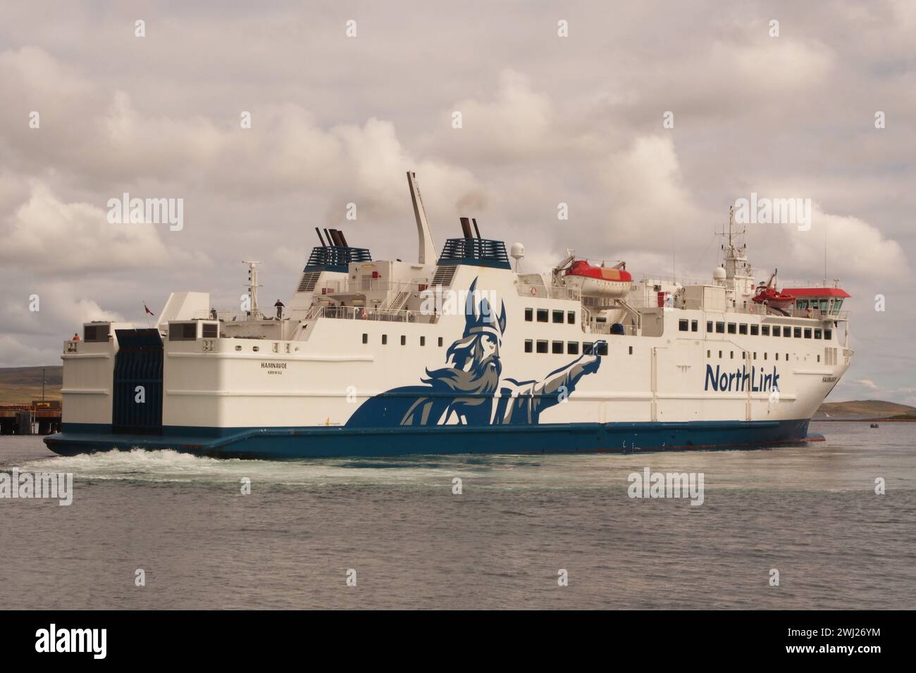 The NorthLink ferry, Hamnavoe, manouvering out of Stromness harbour on ...
