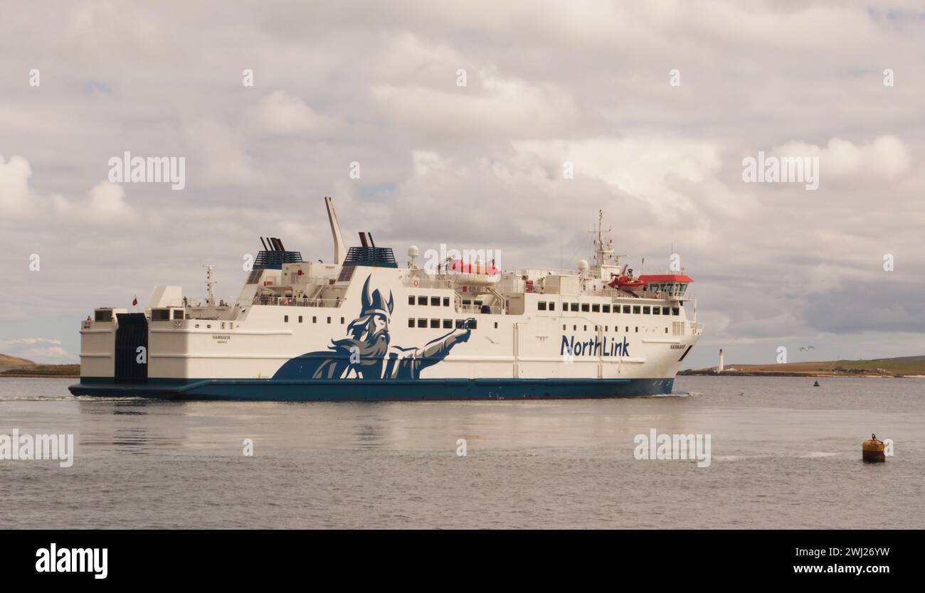 The NorthLink ferry, Hamnavoe, manouvering out of Stromness harbour on ...