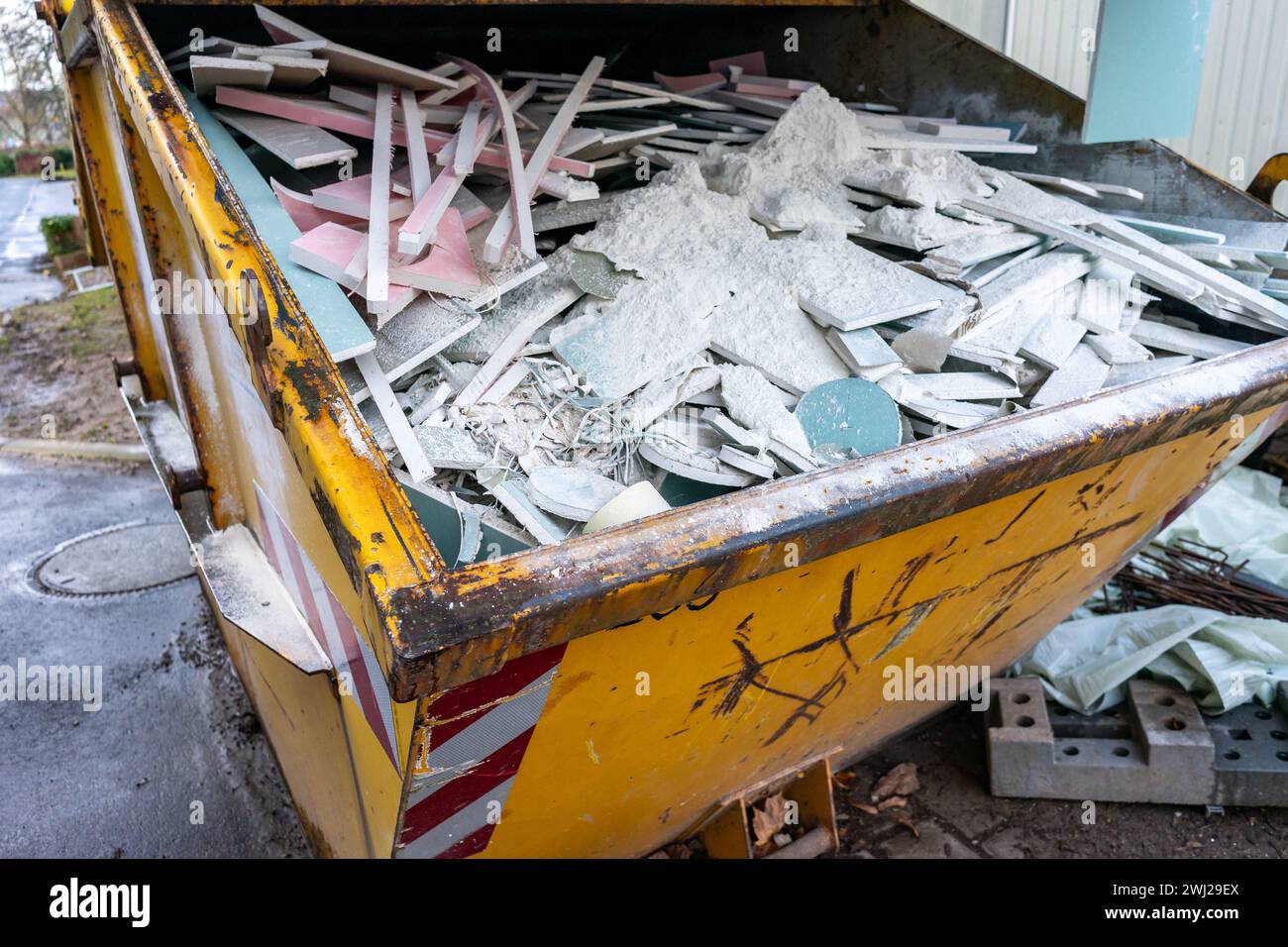 Container in ruins hi-res stock photography and images - Alamy