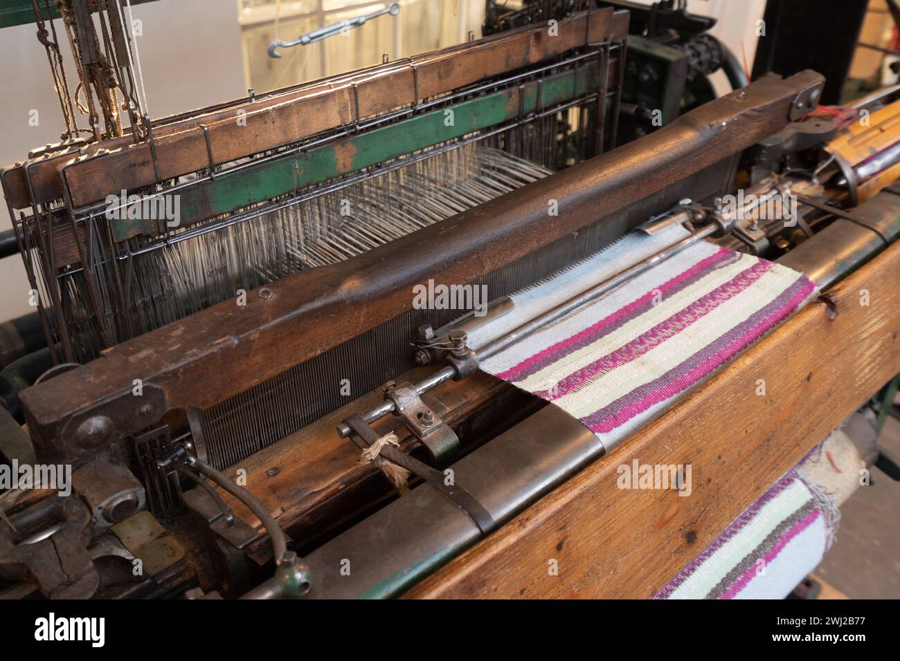 Mechanical loom hi-res stock photography and images - Alamy