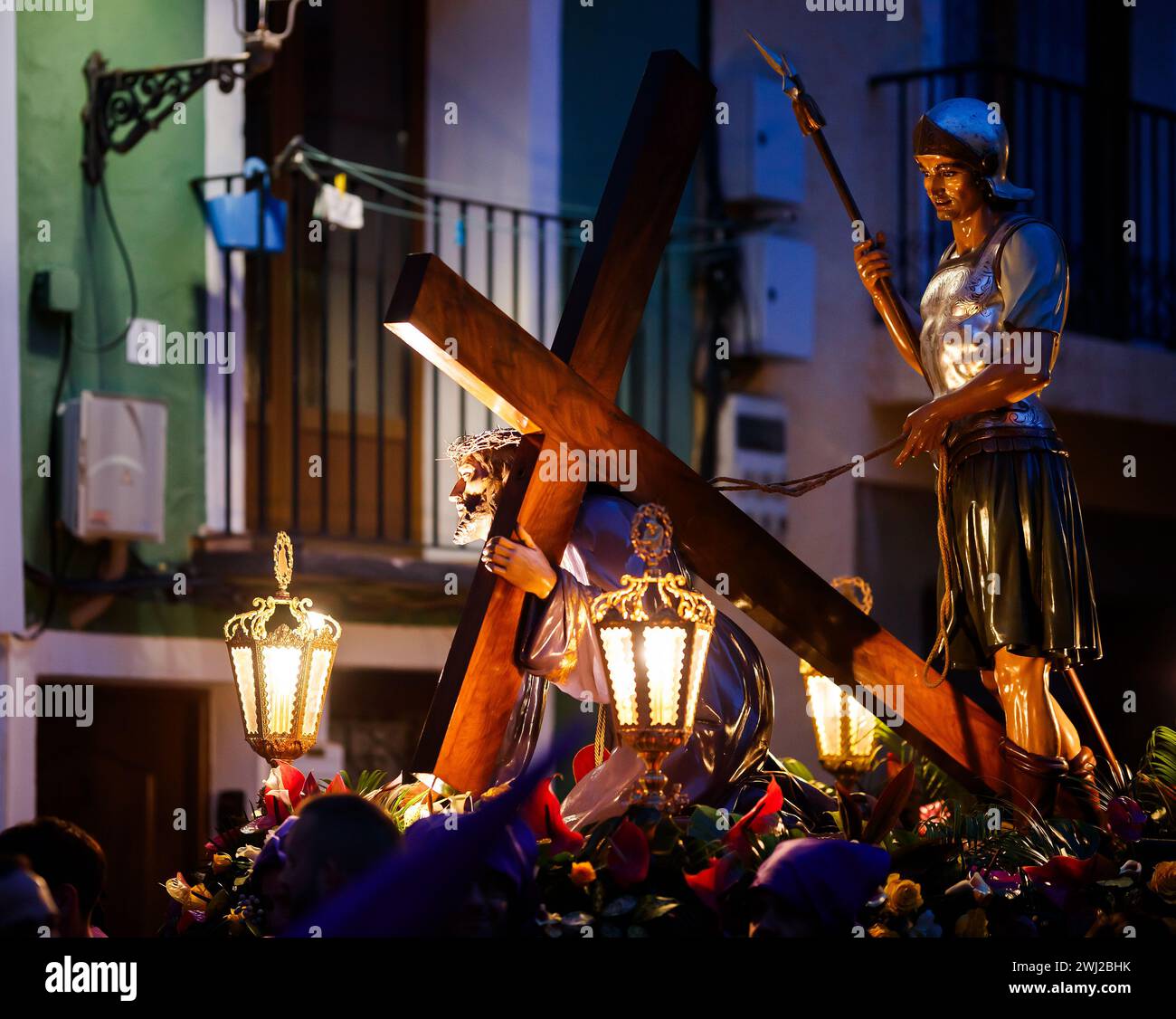 Processional step of christ carrying the cross Stock Photo - Alamy