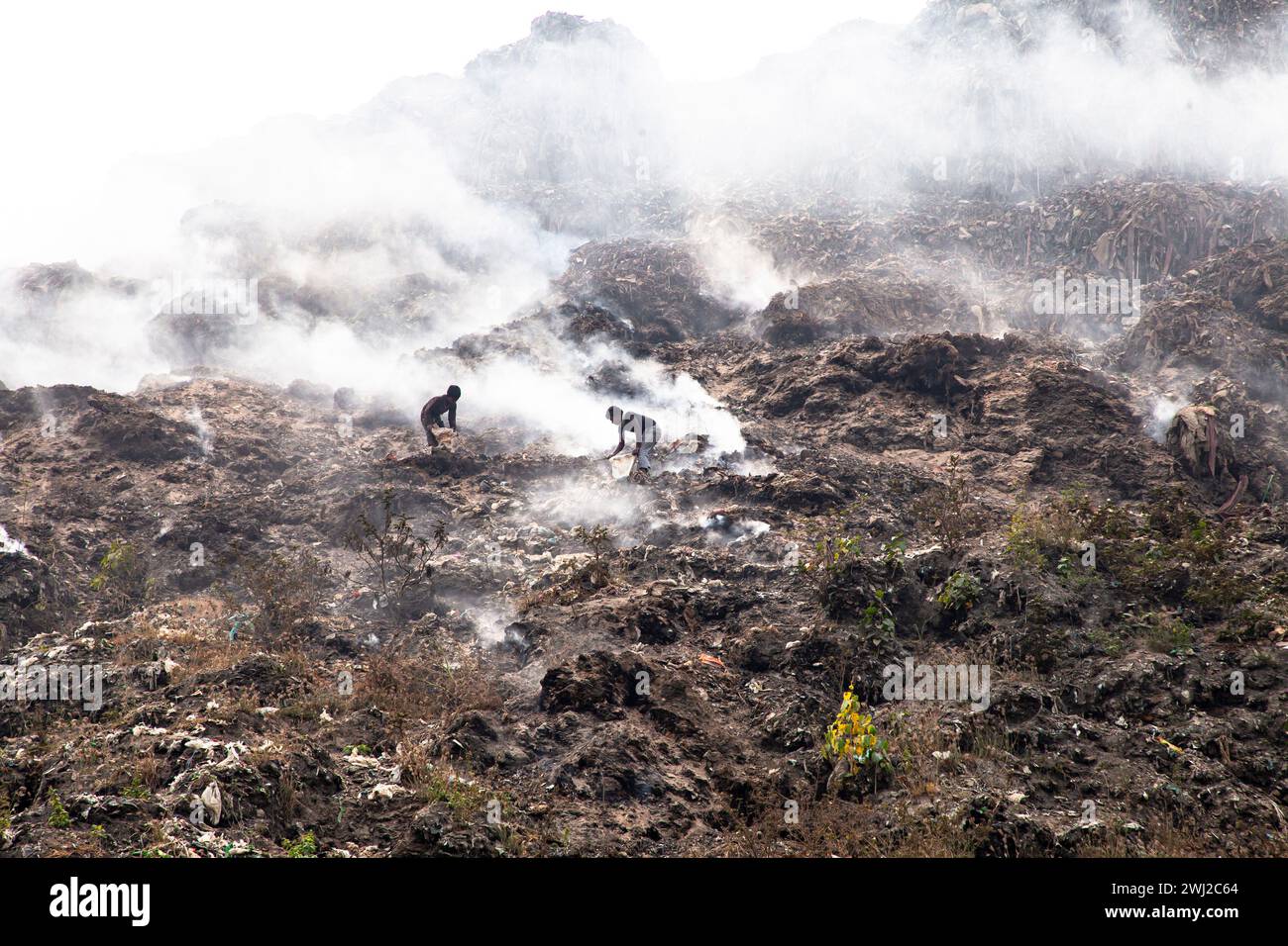 Scrap shops hi-res stock photography and images - Alamy