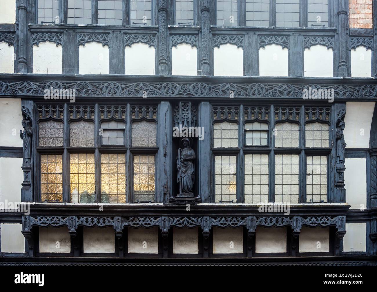 Chester historic building detail hi-res stock photography and images ...
