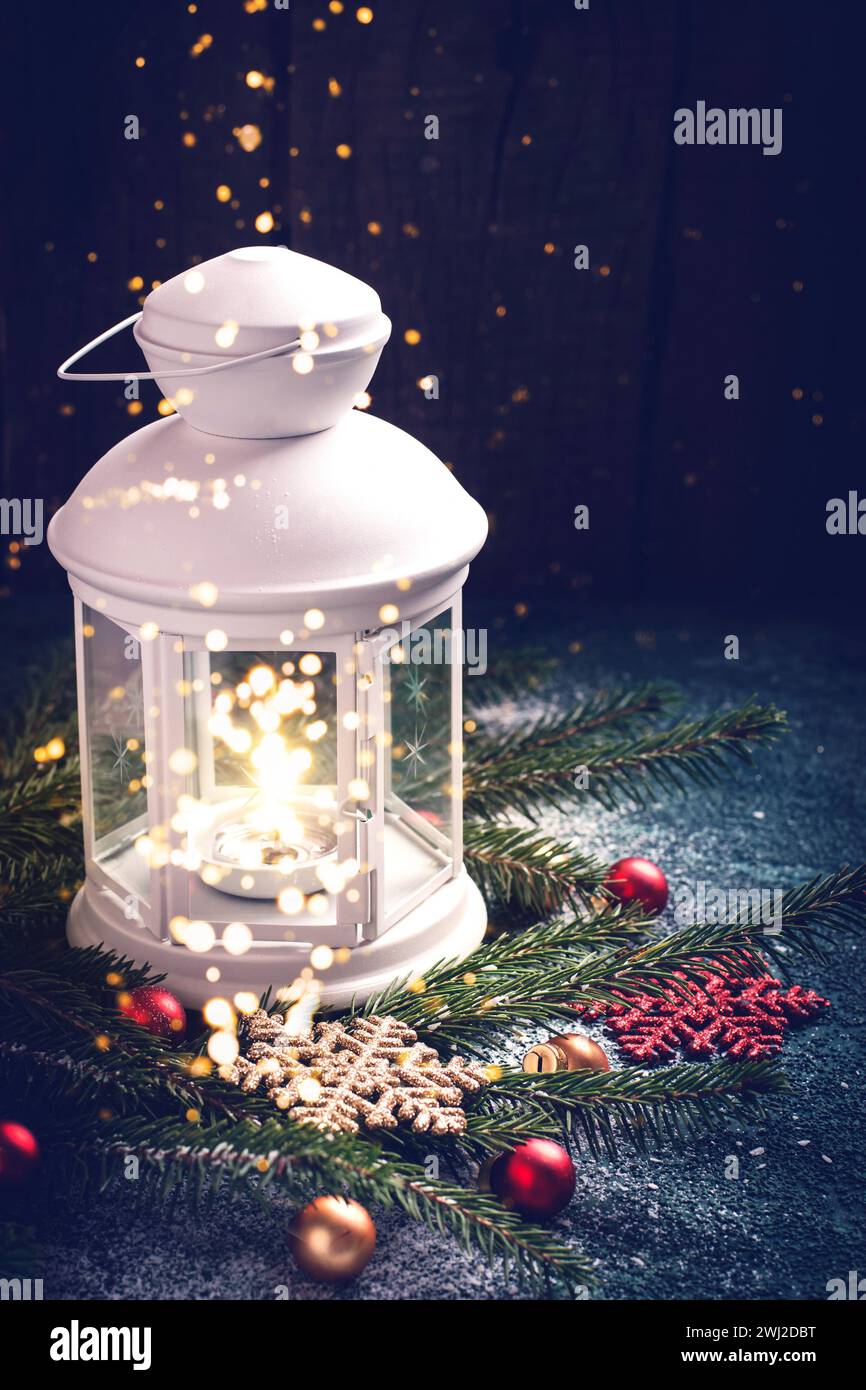 Cozy lantern christmas tree hi-res stock photography and images - Alamy