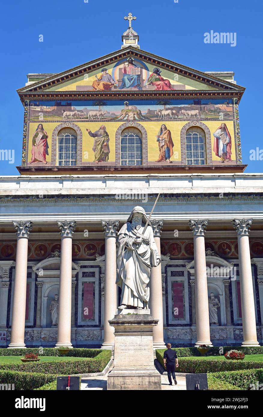 Basilica Fuori le Mura, Atrium, Rom, Lazio , Italy Stock Photo - Alamy