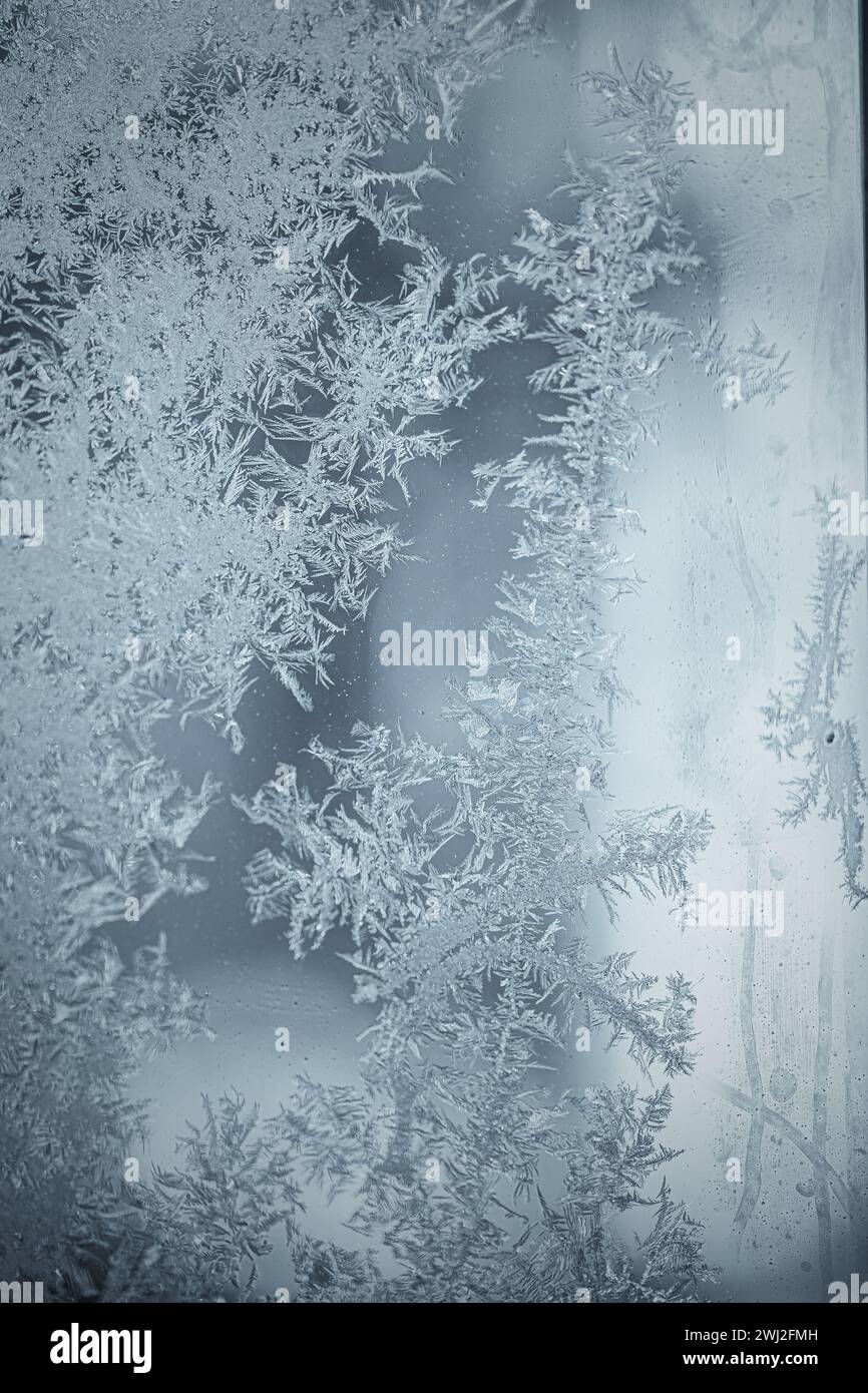 Frosted patterns on glass after a haw frost Stock Photo - Alamy