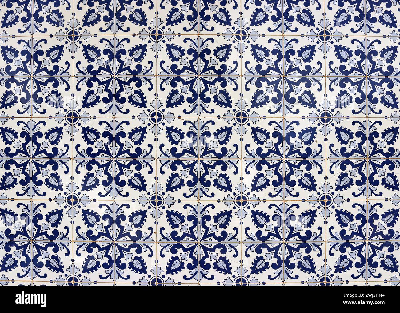 Portuguese ceramics hi-res stock photography and images - Alamy