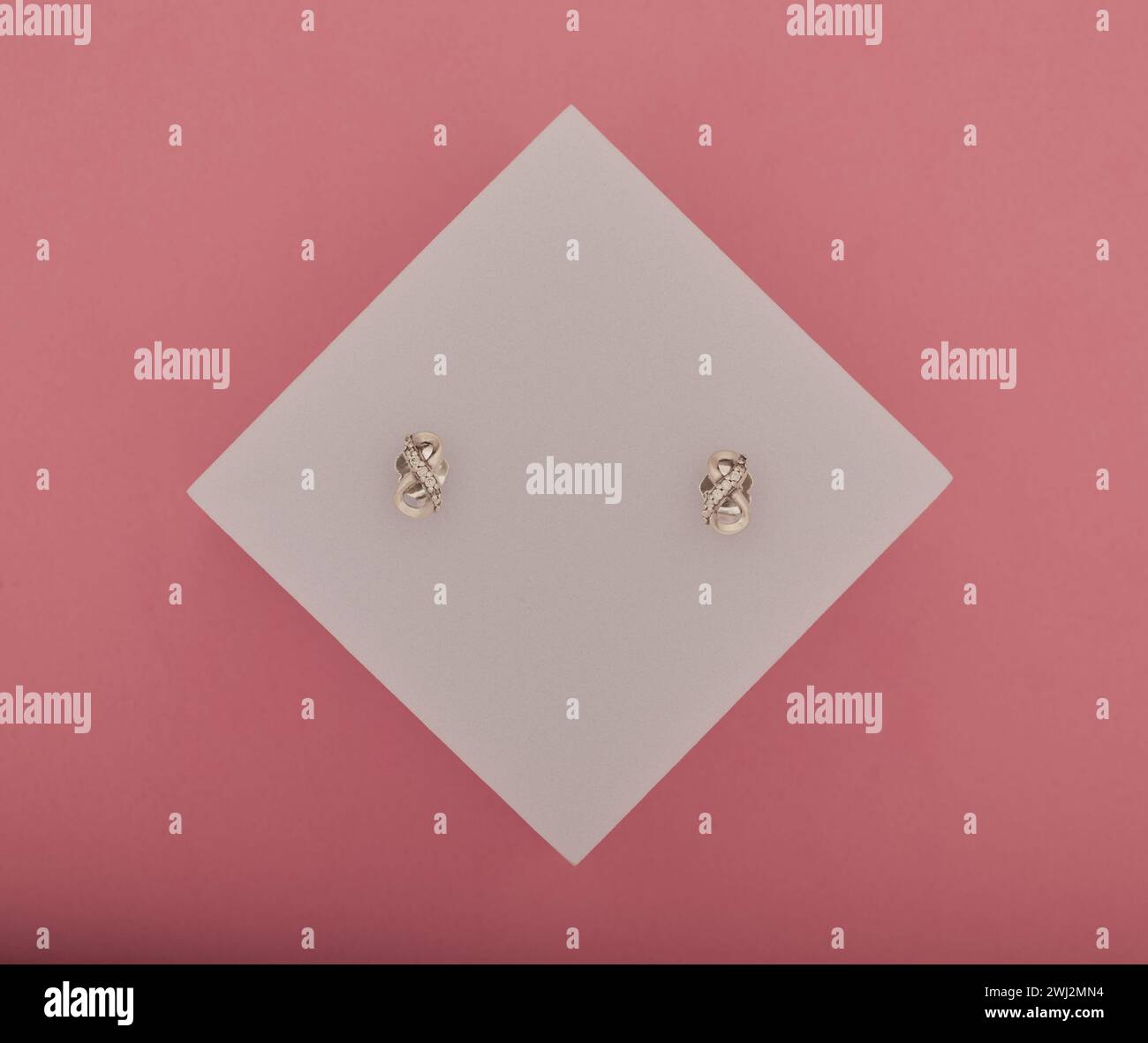 Ladies earings hi-res stock photography and images - Alamy