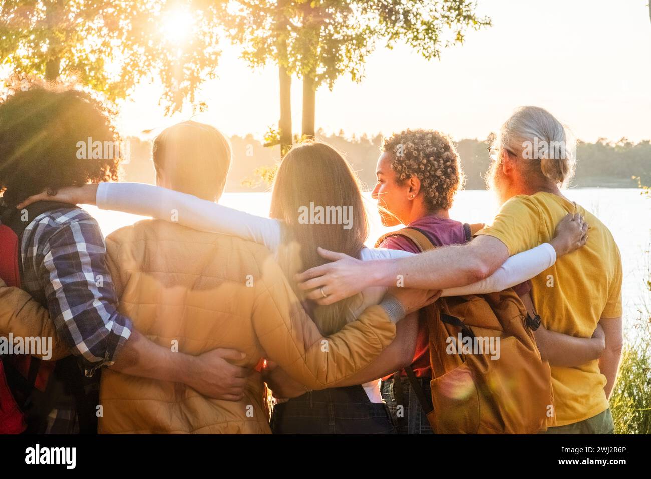 Moment of friendship hi-res stock photography and images - Alamy