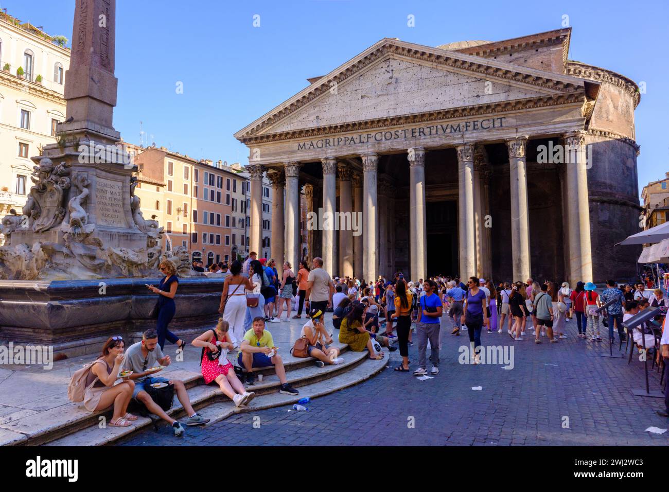Rome, IT - 11 August 2023: Tourists in front of the Pantheon Stock ...
