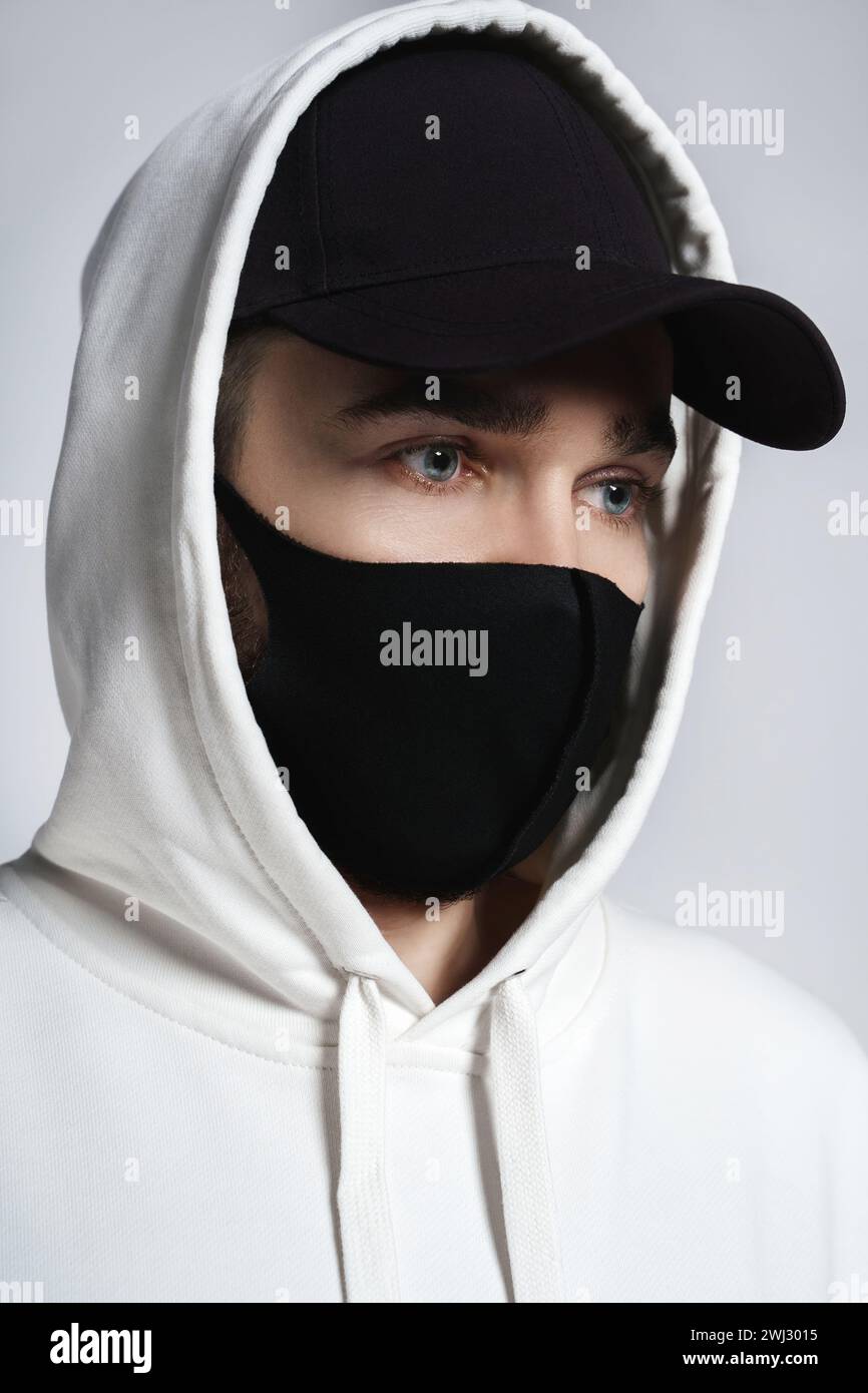 Black baseball cap hi-res stock photography and images - Alamy
