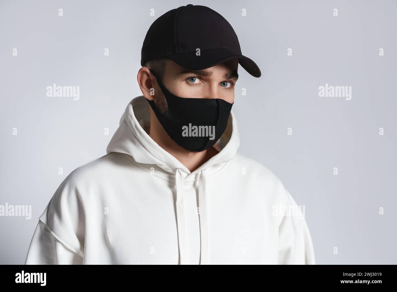 Black baseball cap hi-res stock photography and images - Alamy