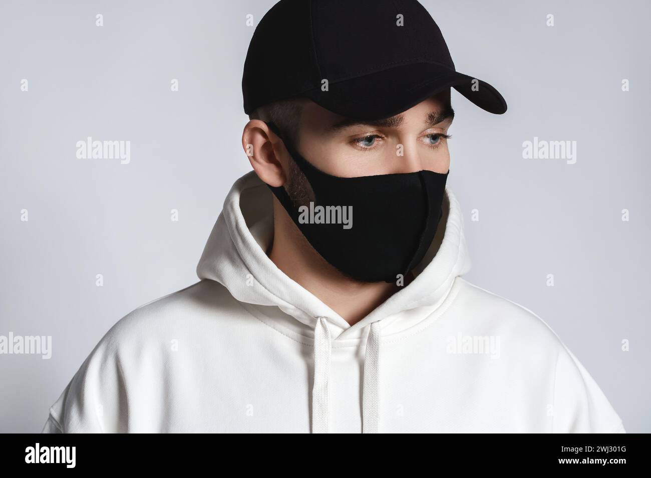 Black baseball cap hi-res stock photography and images - Alamy