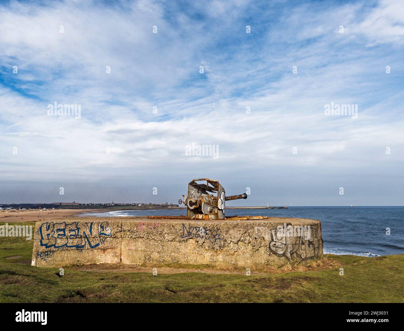 Replica of the disappearing gun at Trow Rock, South Shields, UK. The ...