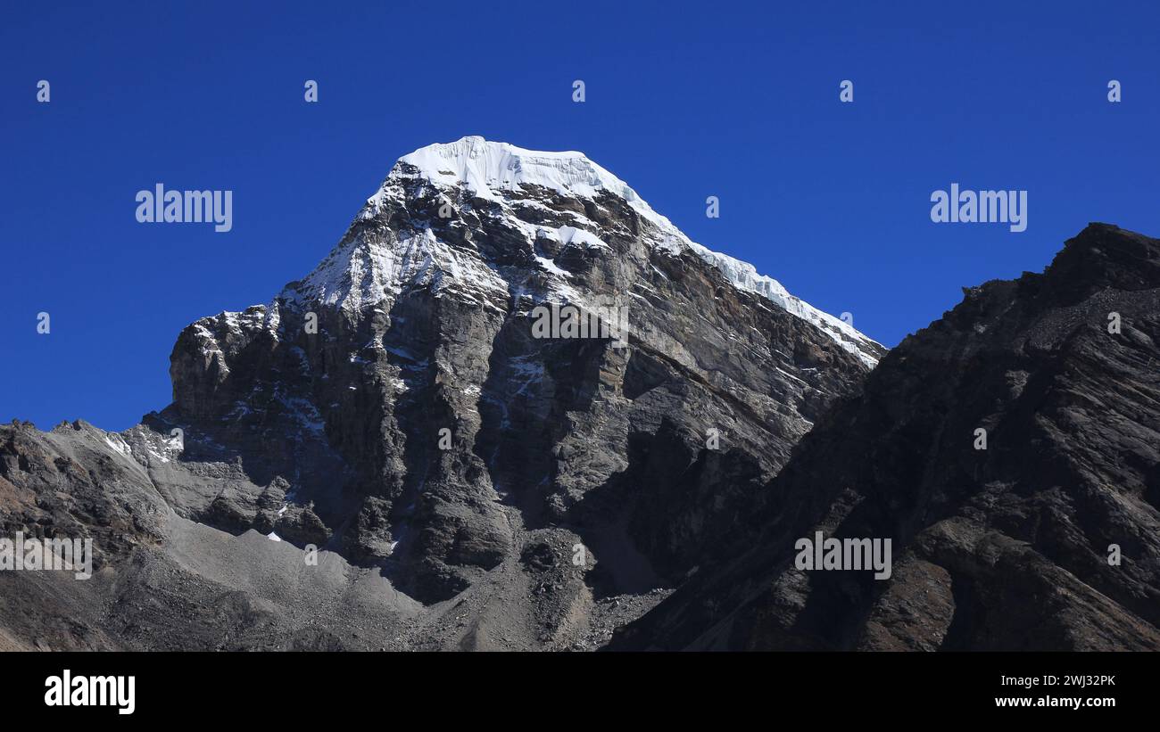 Cholo, peak near Gokyo and azure blue sky, Nepal Stock Photo - Alamy