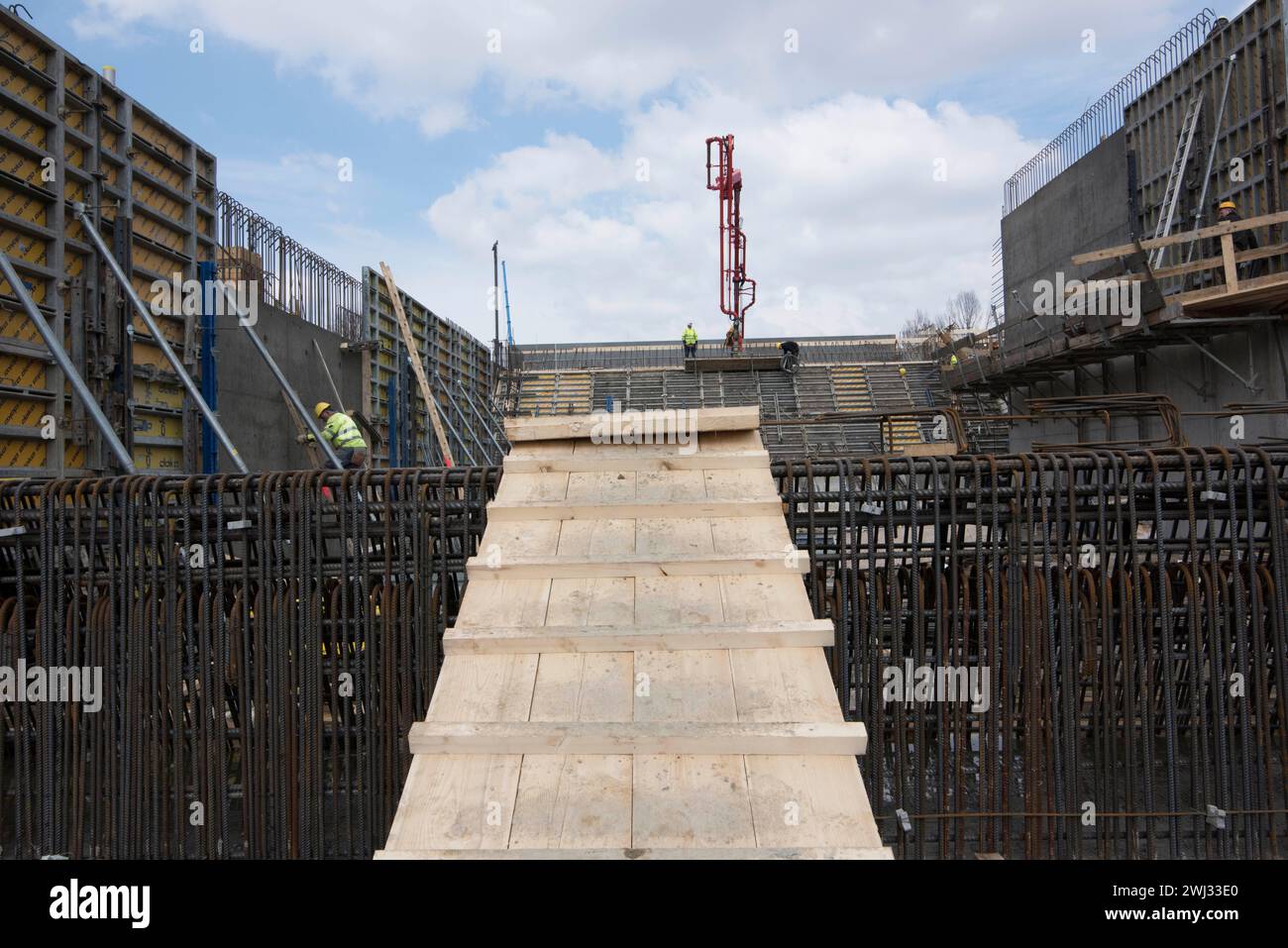 Construction side hi-res stock photography and images - Alamy