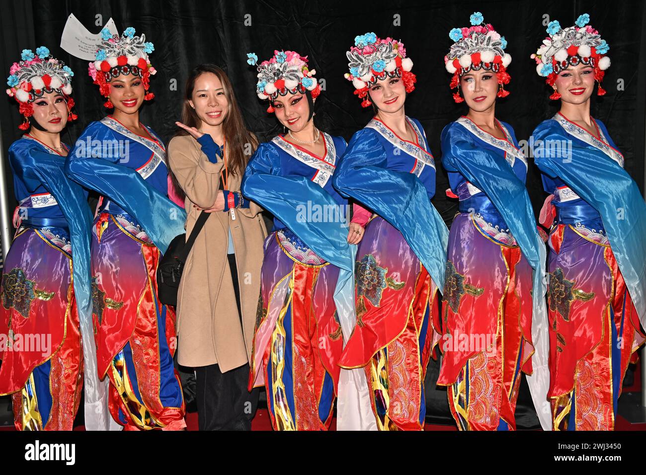 Grace tong dance hi-res stock photography and images - Alamy