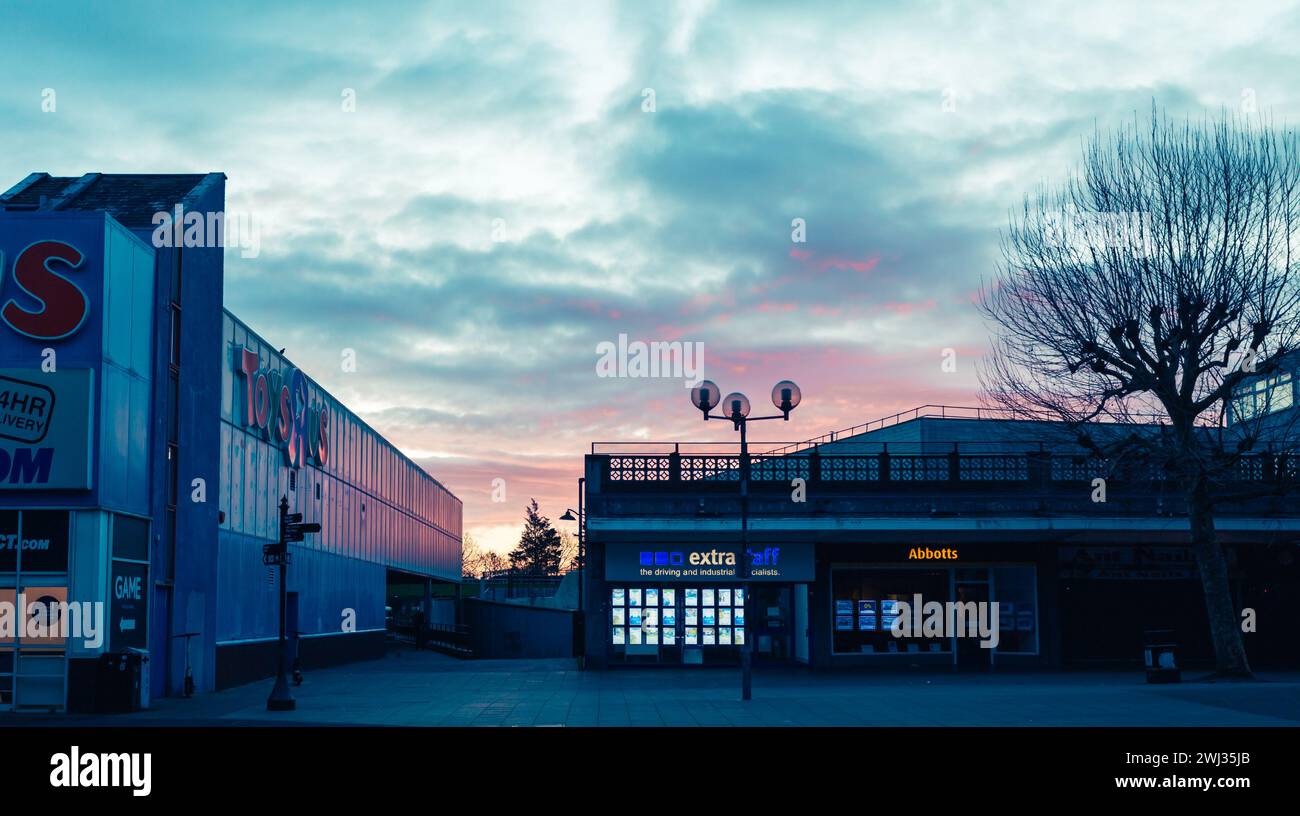 Uk street view dramatic sky hi-res stock photography and images - Alamy