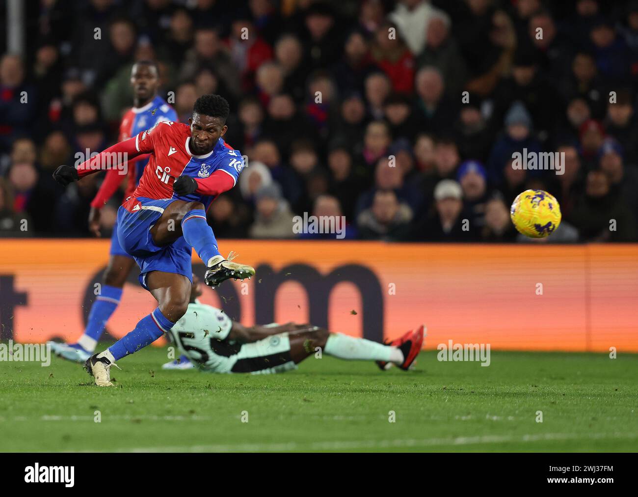 London, UK. 12th Feb, 2024. Jefferson Lerma of Crystal Palace scores ...