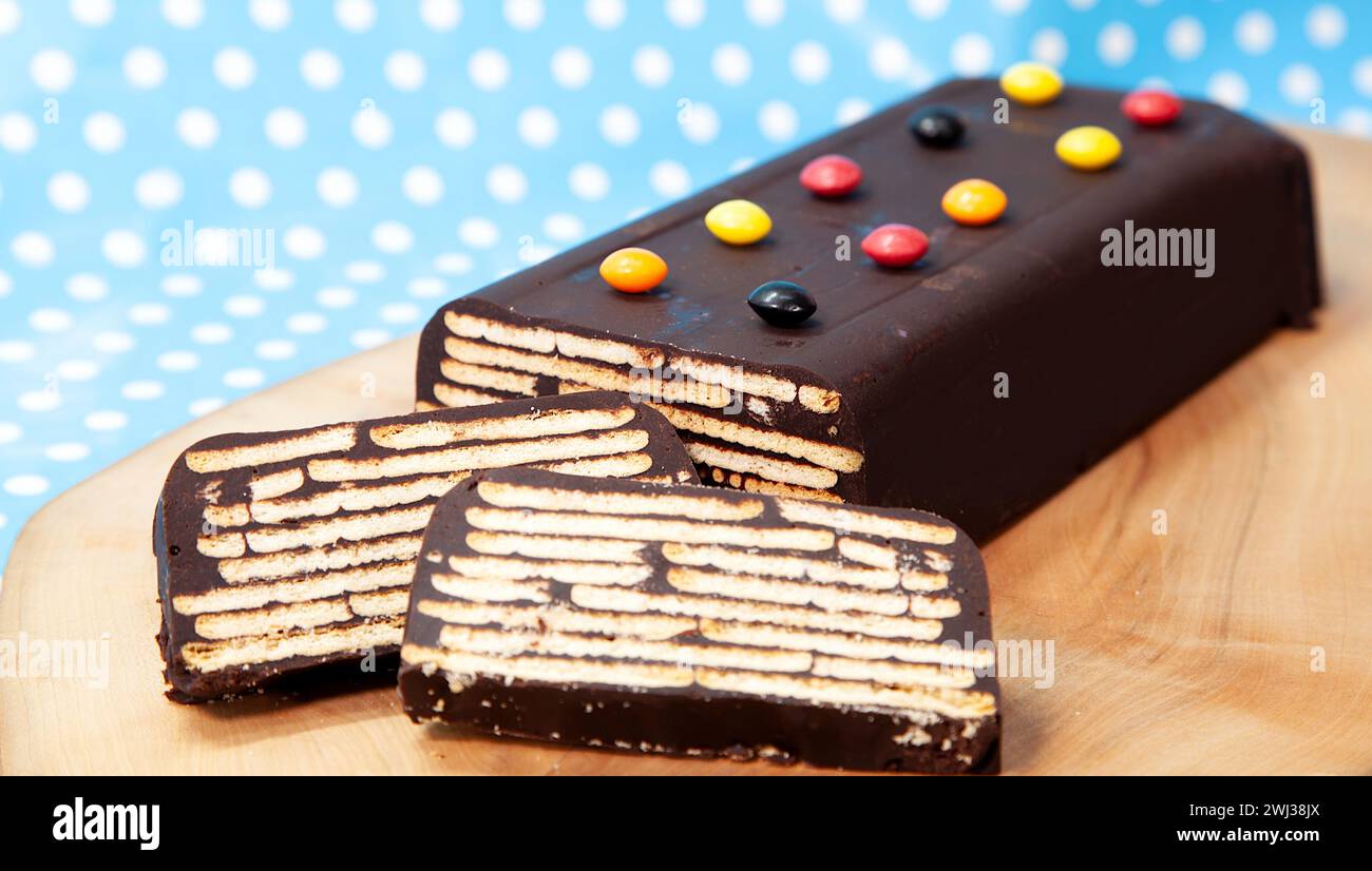 Cold dog cake, german cake - Kalter Hund - Brown butter biscuit cake ...