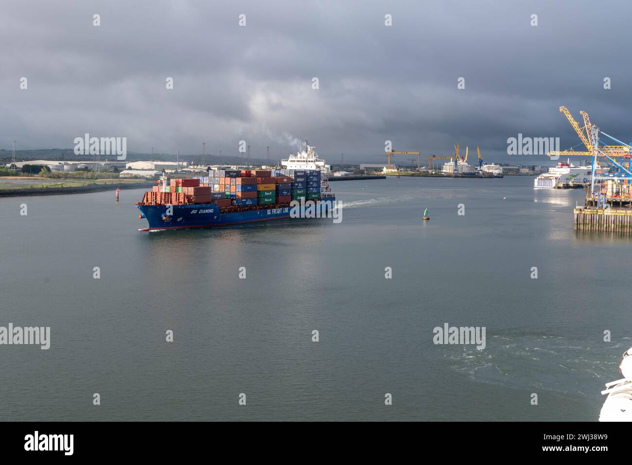 Bg diamond hi-res stock photography and images - Alamy