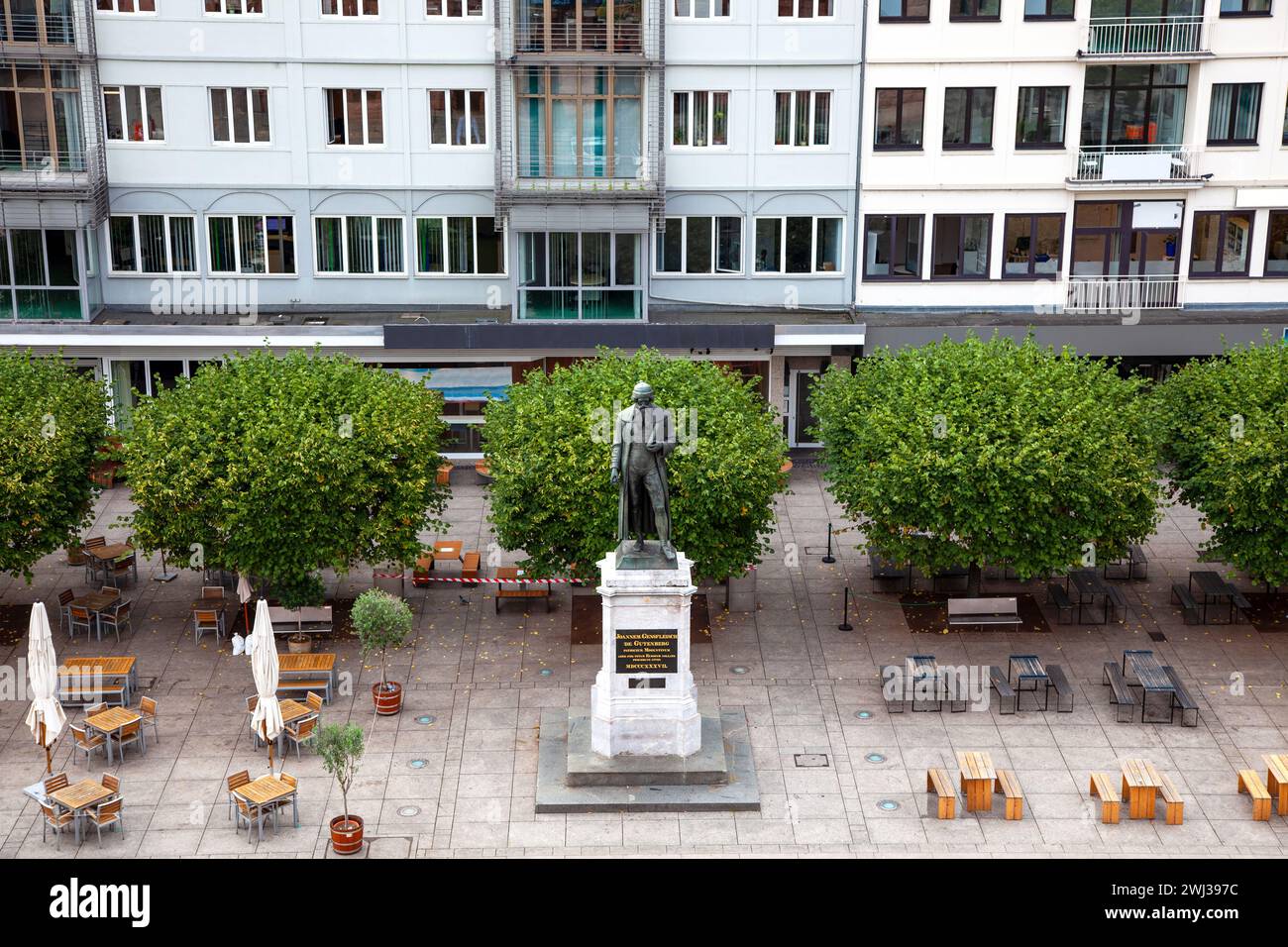 Gutenberg Monument. Statue of Johannes Gutenberg in city of Mainz ...