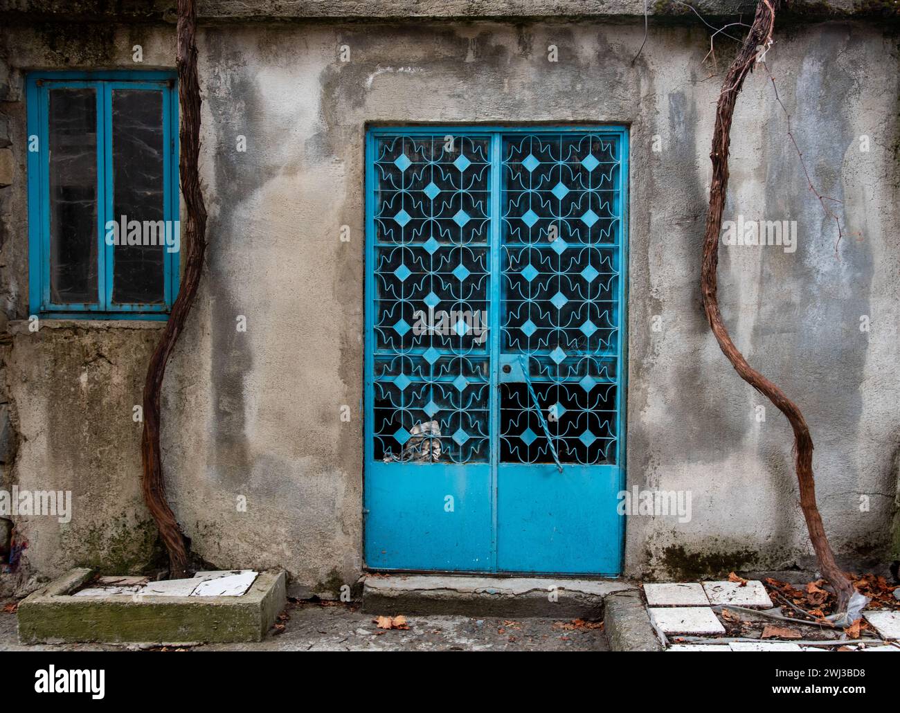 Closed entrance door hi-res stock photography and images - Alamy
