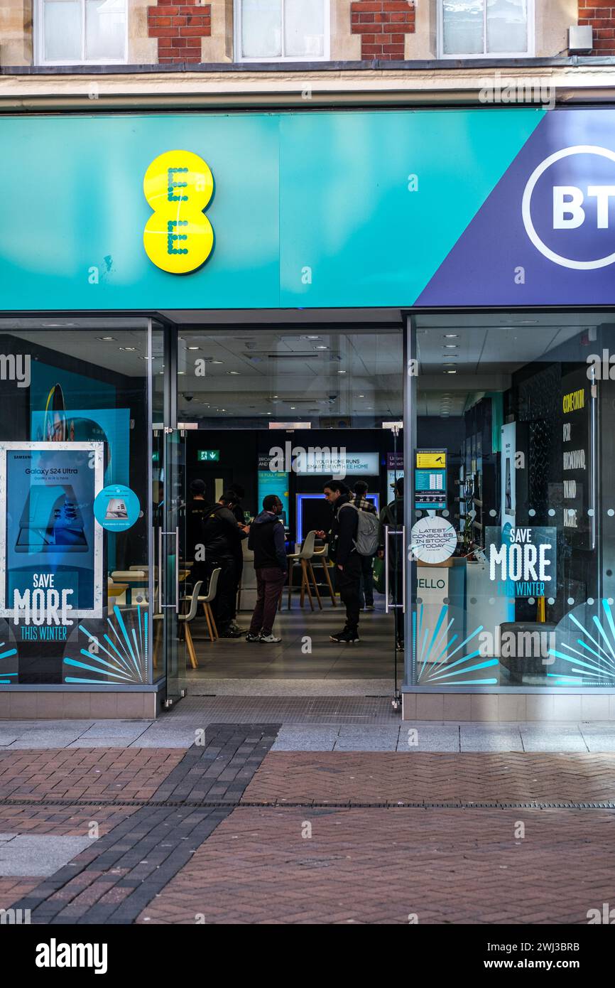 An ee store hi-res stock photography and images - Alamy