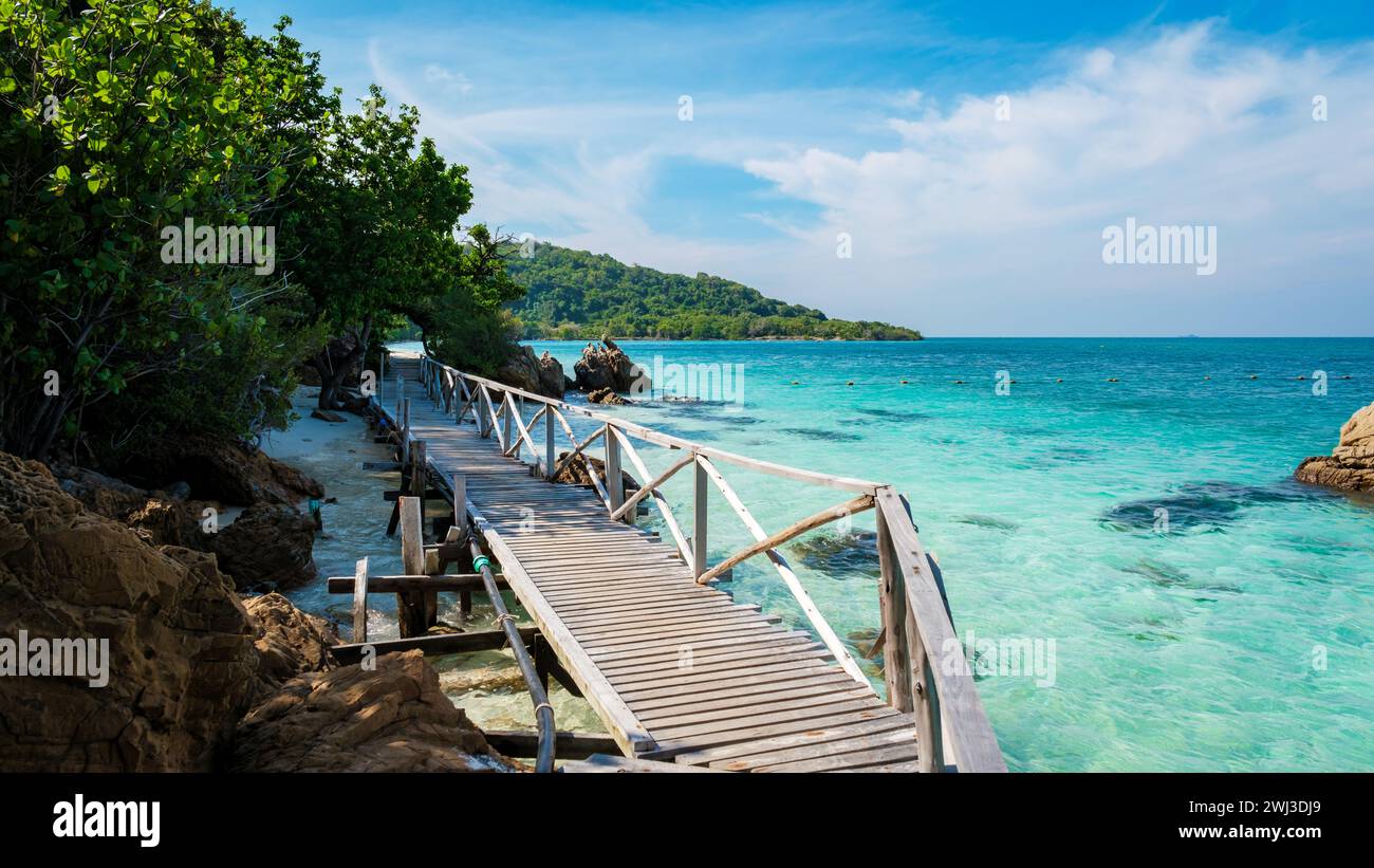 Ko Kham Island Sattahip Chonburi Samaesan Thailand a tropical Island in ...