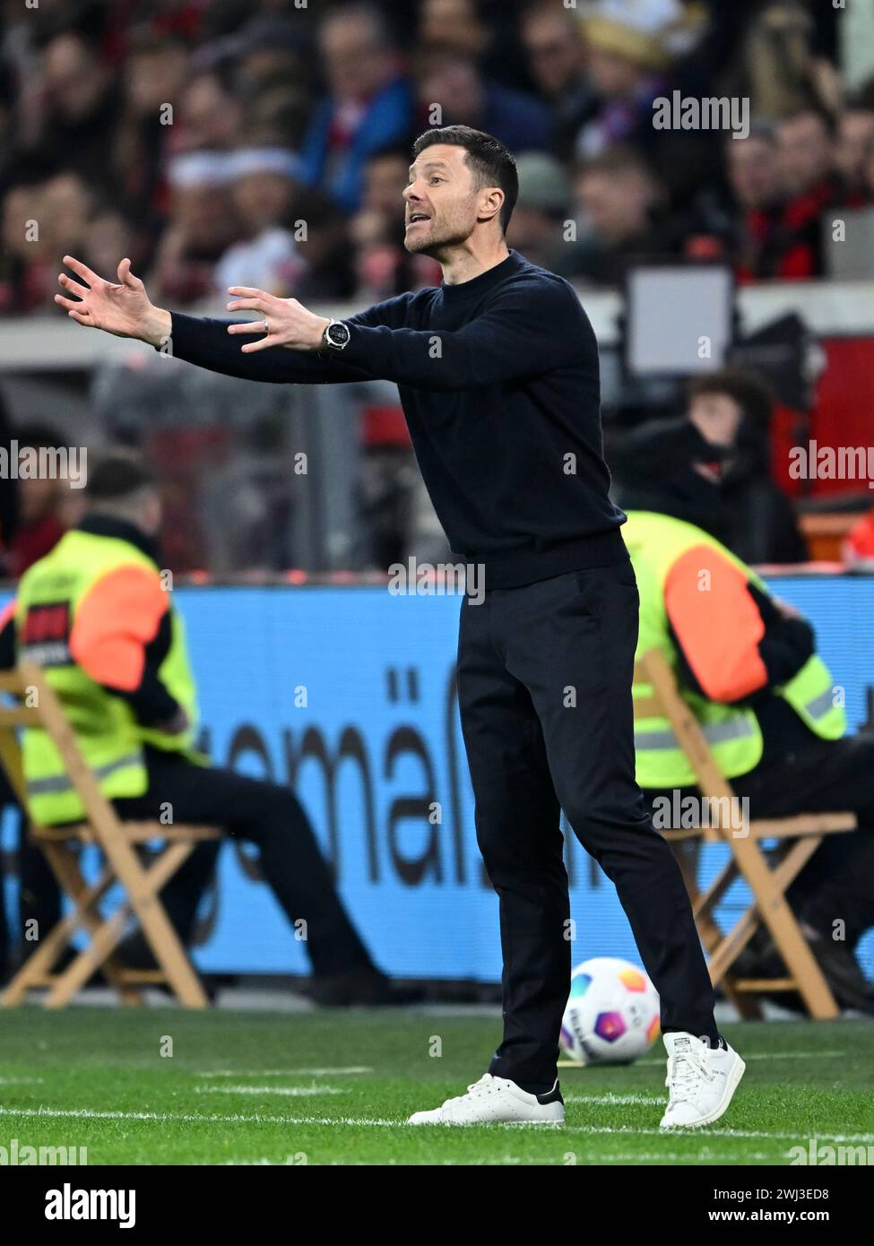 LEVERKUSEN - Bayer 04 Leverkusen coach Xabi Alonso during the ...