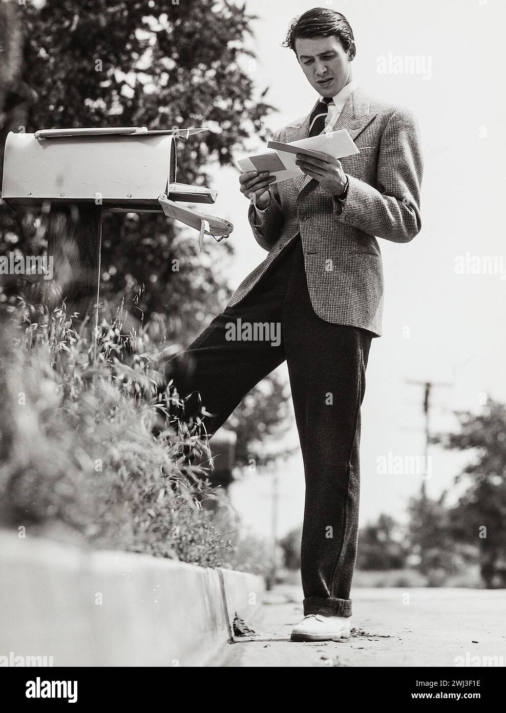 James Stewart at the mailbox - Ted Allan (MGM, 1936) Publicity Photo ...
