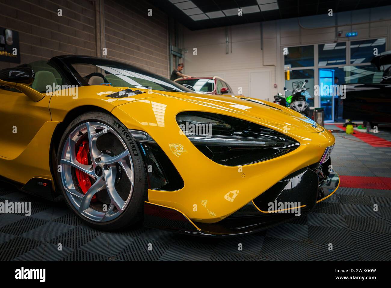 Modified luxury vehicles hi-res stock photography and images - Alamy